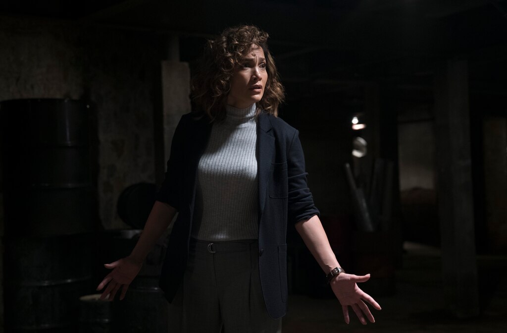 Shades of Blue: Ghost Hunt Photo: 2989600 - NBC.com