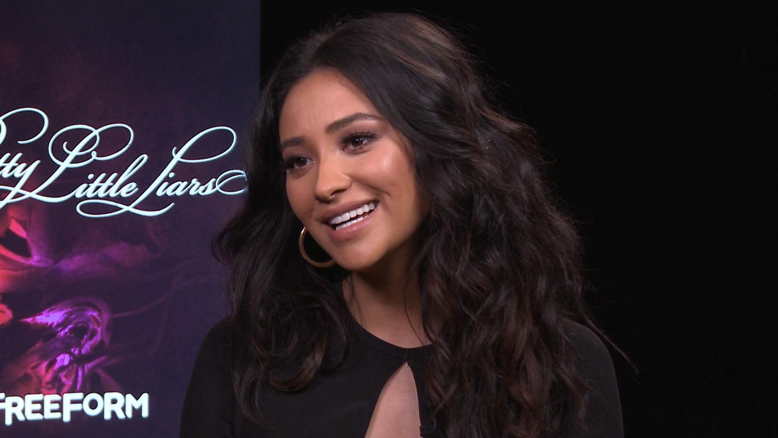 Watch Access Hollywood Interview: Shay Mitchell: 'Pretty Little Liars ...