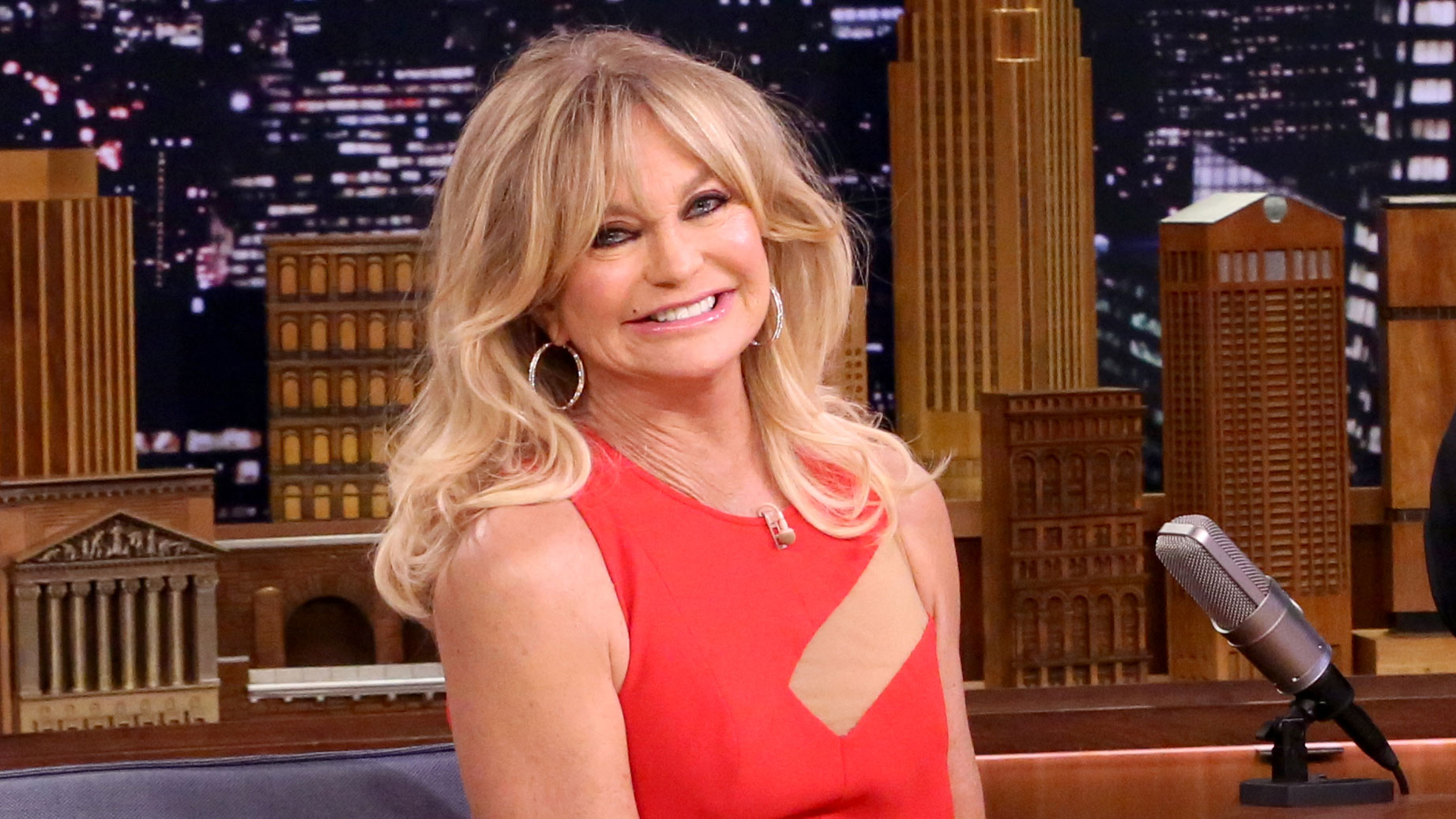 Watch The Tonight Show Starring Jimmy Fallon Interview: Goldie Hawn's ...