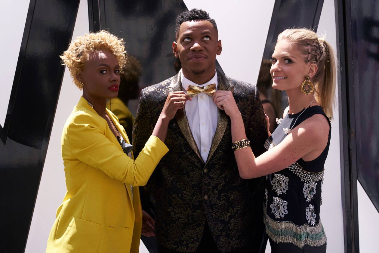 The Voice: Behind the Scenes: Live Top 10 Performances Photo: 3004973 ...