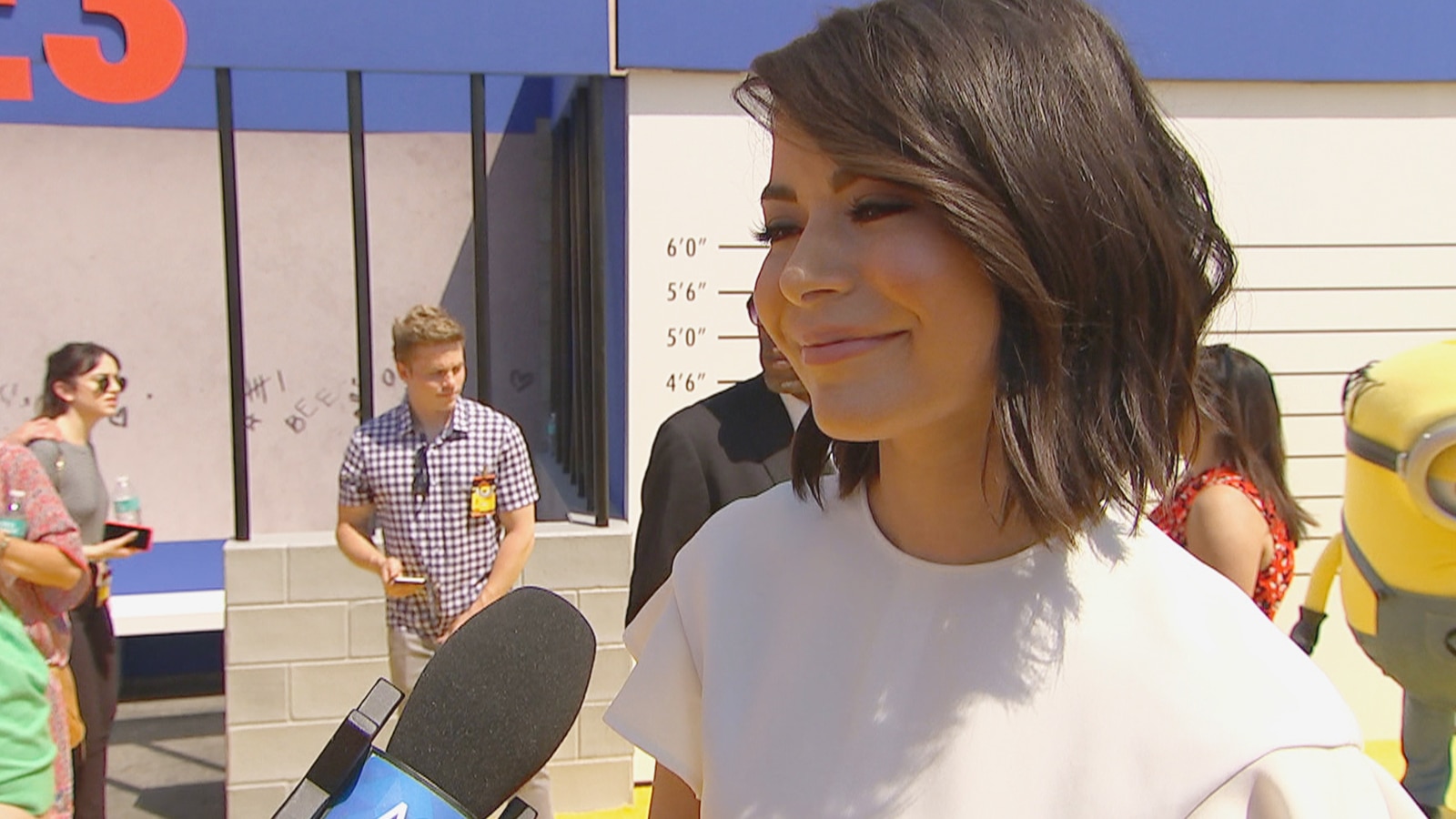 Watch Access Hollywood Interview Miranda Cosgrove On Despicable Me 3 Its So Much Fun