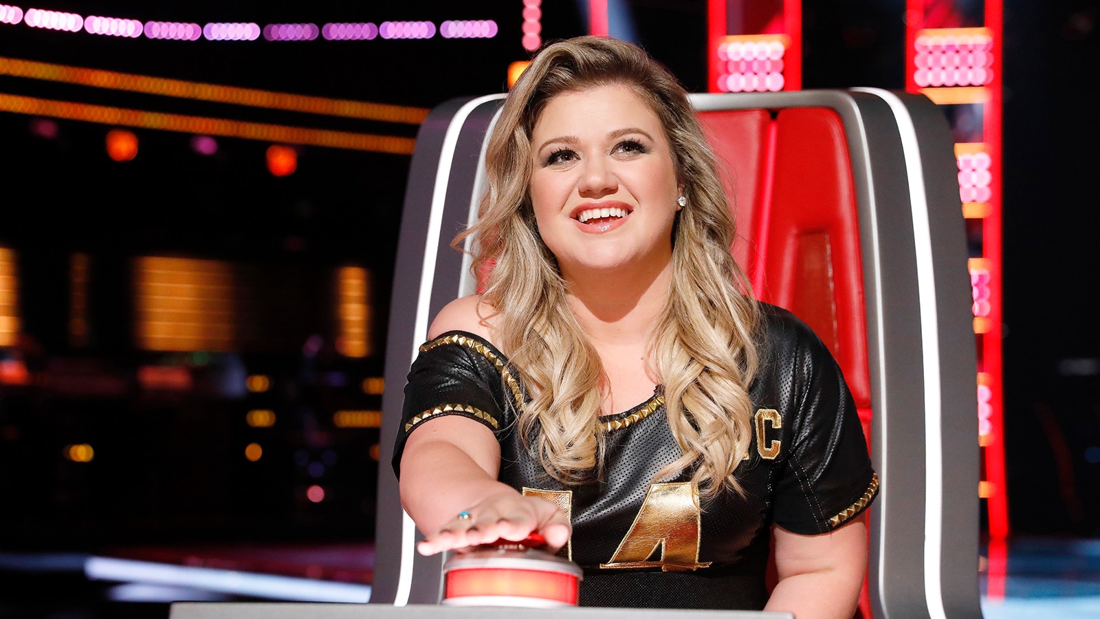 Watch Access Hollywood Interview: Kelly Clarkson Makes An Epic Debut On ...