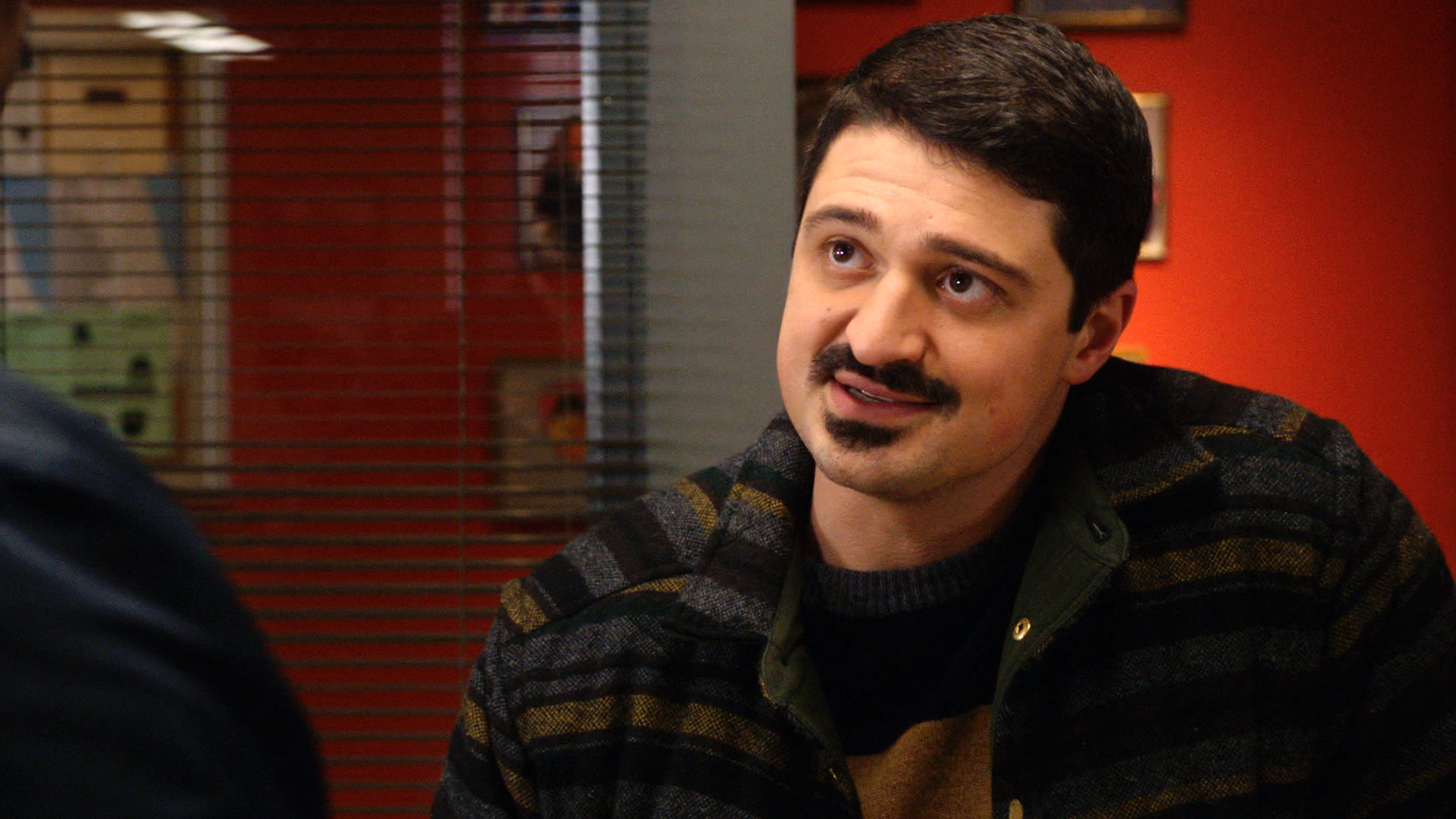 Watch Chicago Fire Highlight: Scam Artists - NBC.com