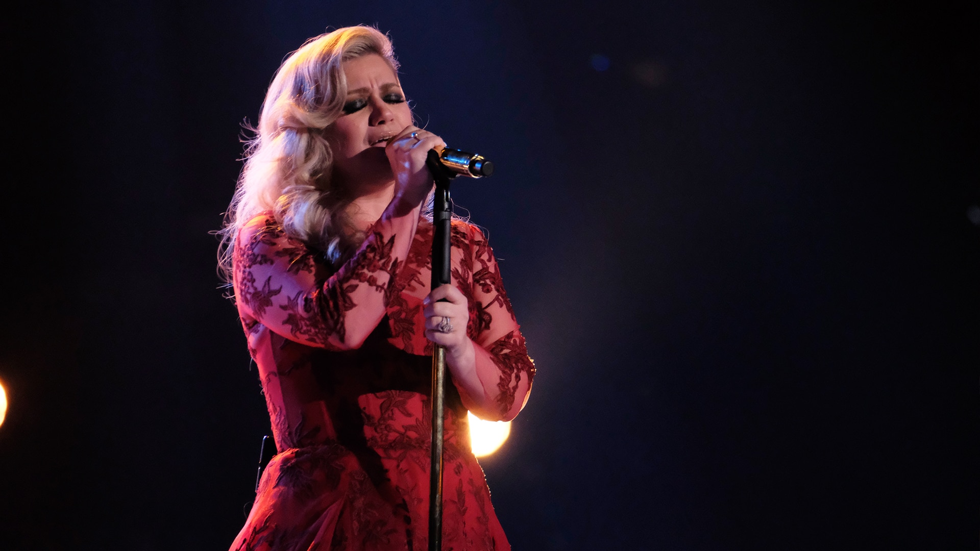 Watch The Voice Highlight: Kelly Clarkson - NBC.com