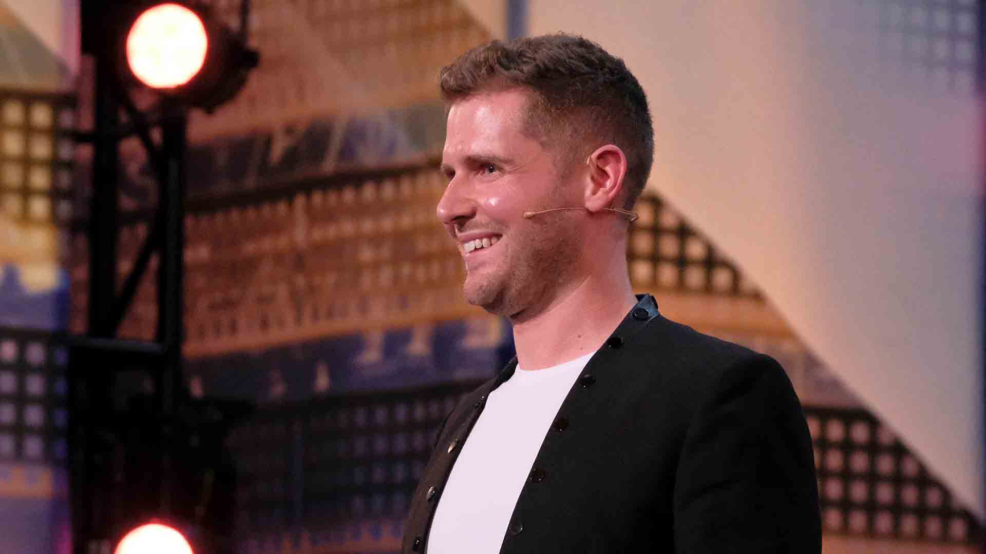 Watch America's Got Talent Highlight: Rob Lake - Auditions - NBC.com