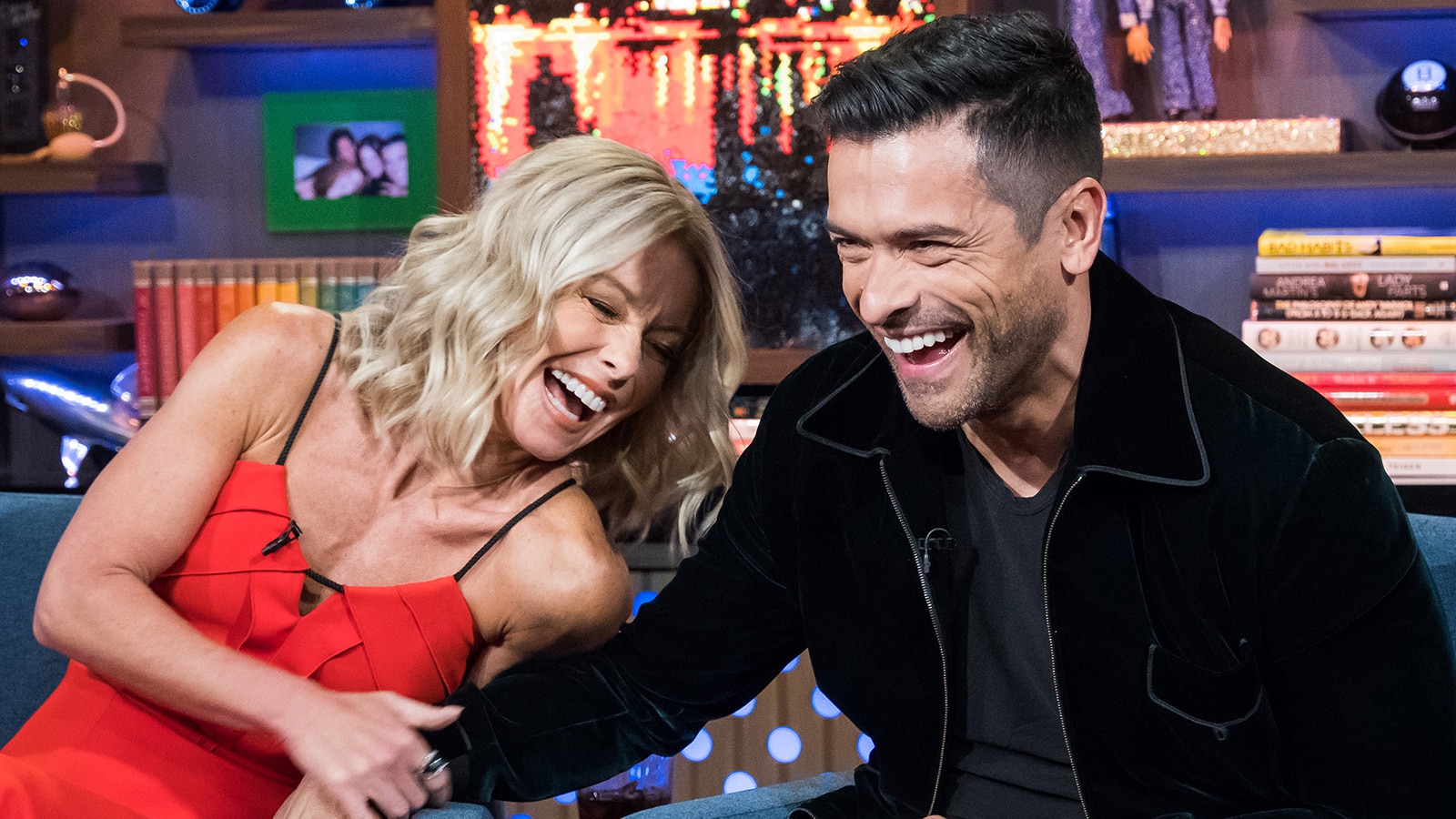 Watch Access Hollywood Interview: Kelly Ripa & Mark Consuelos Surprise ...