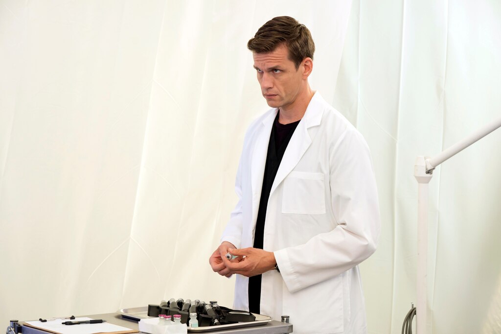 The Blacklist: The Pharmacist Photo: 3110131 - NBC.com