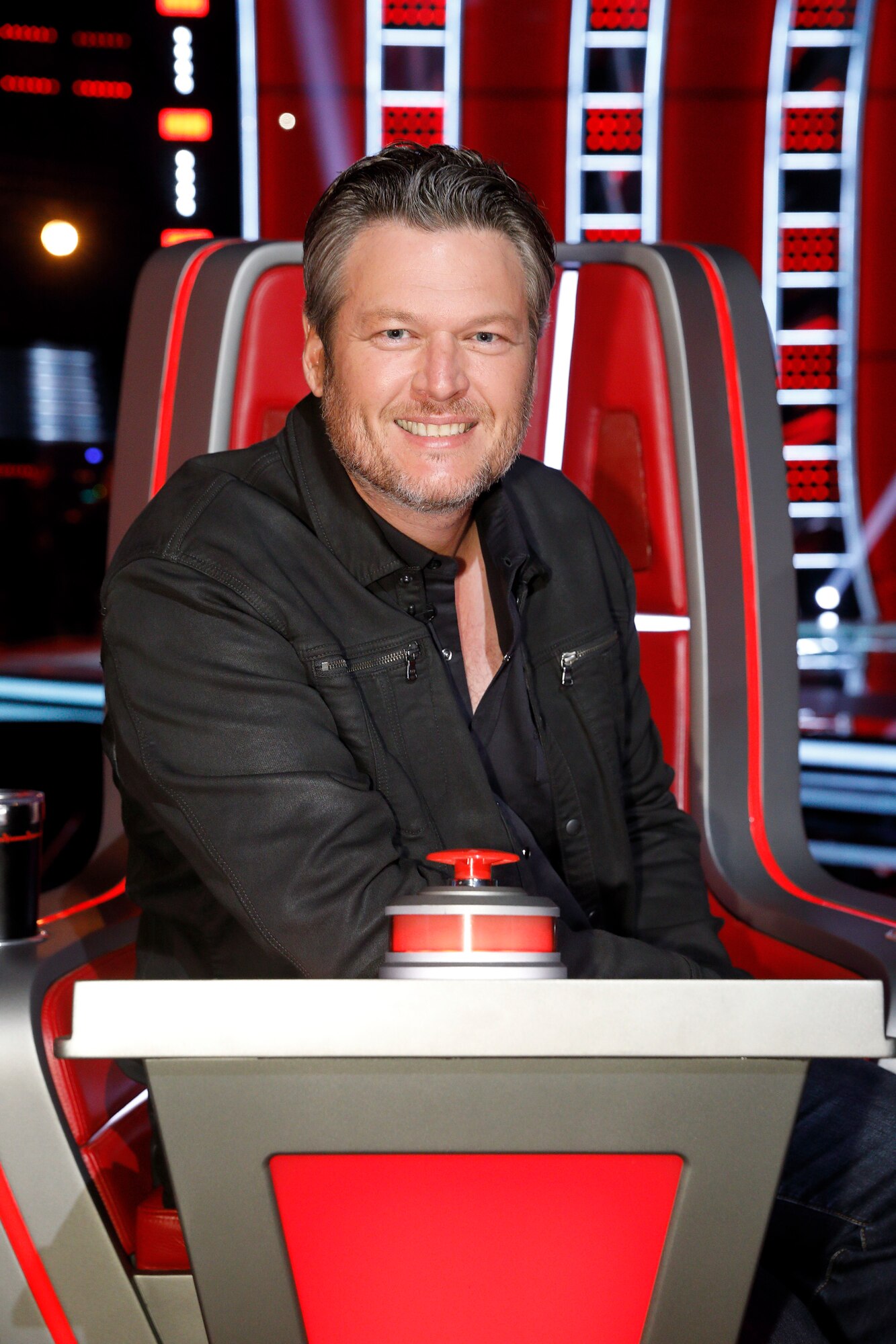 The Voice: Behind the Scenes: The Blind Auditions Season Premiere Photo ...
