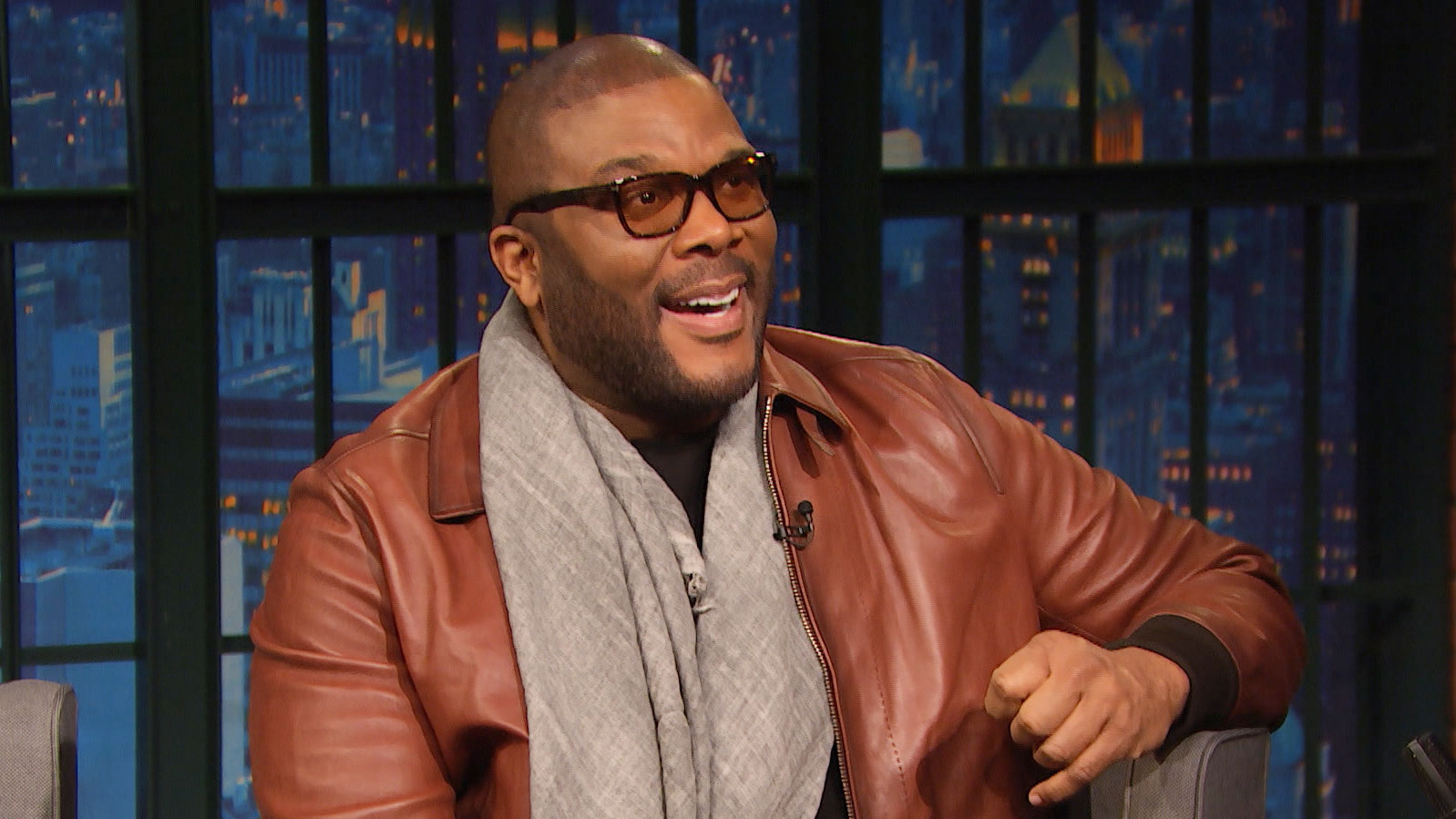 Watch Late Night with Seth Meyers Interview: Aretha Franklin Demanded ...