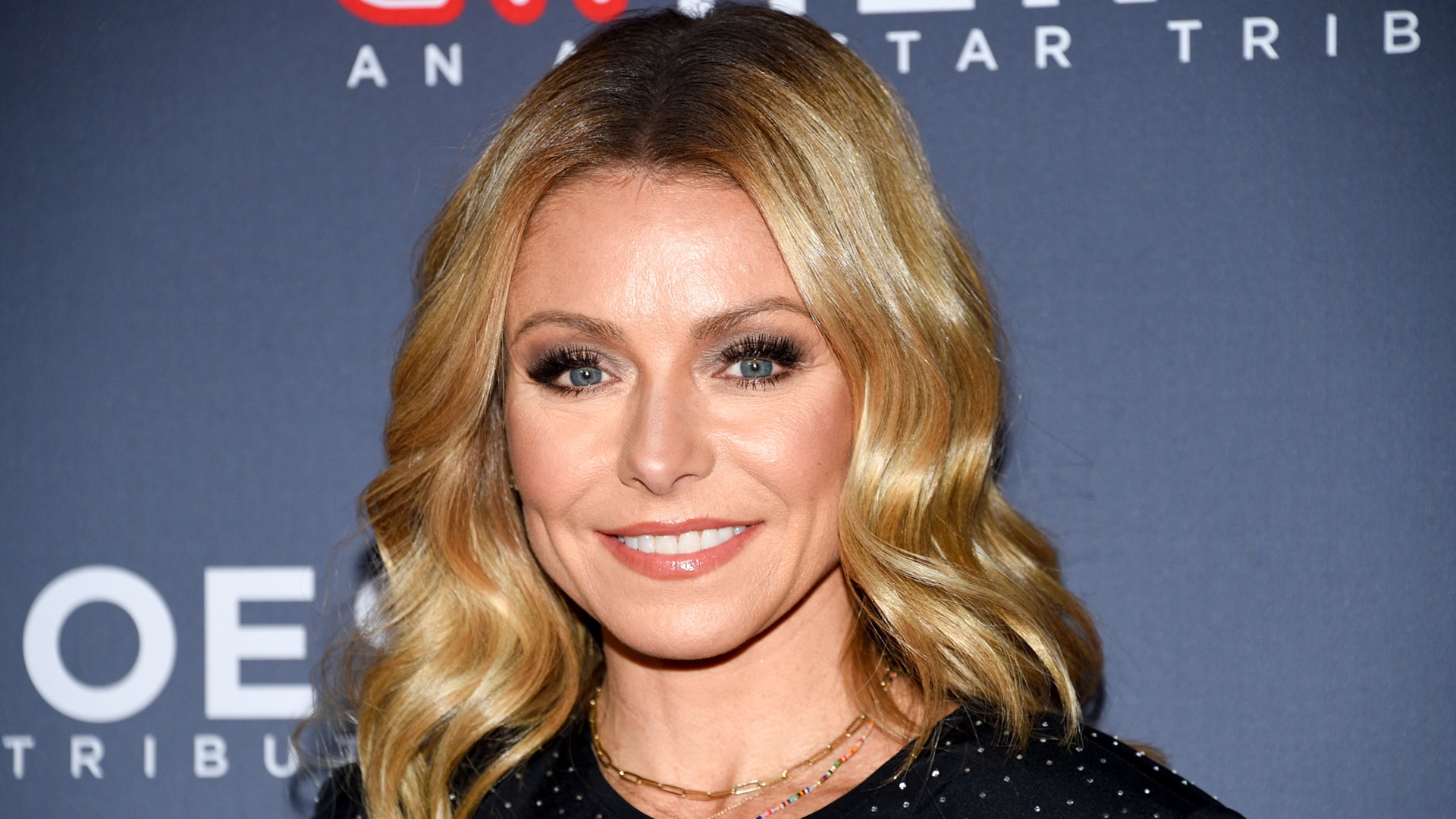 Watch Access Hollywood Interview: Kelly Ripa Sizzles In Sultry White ...