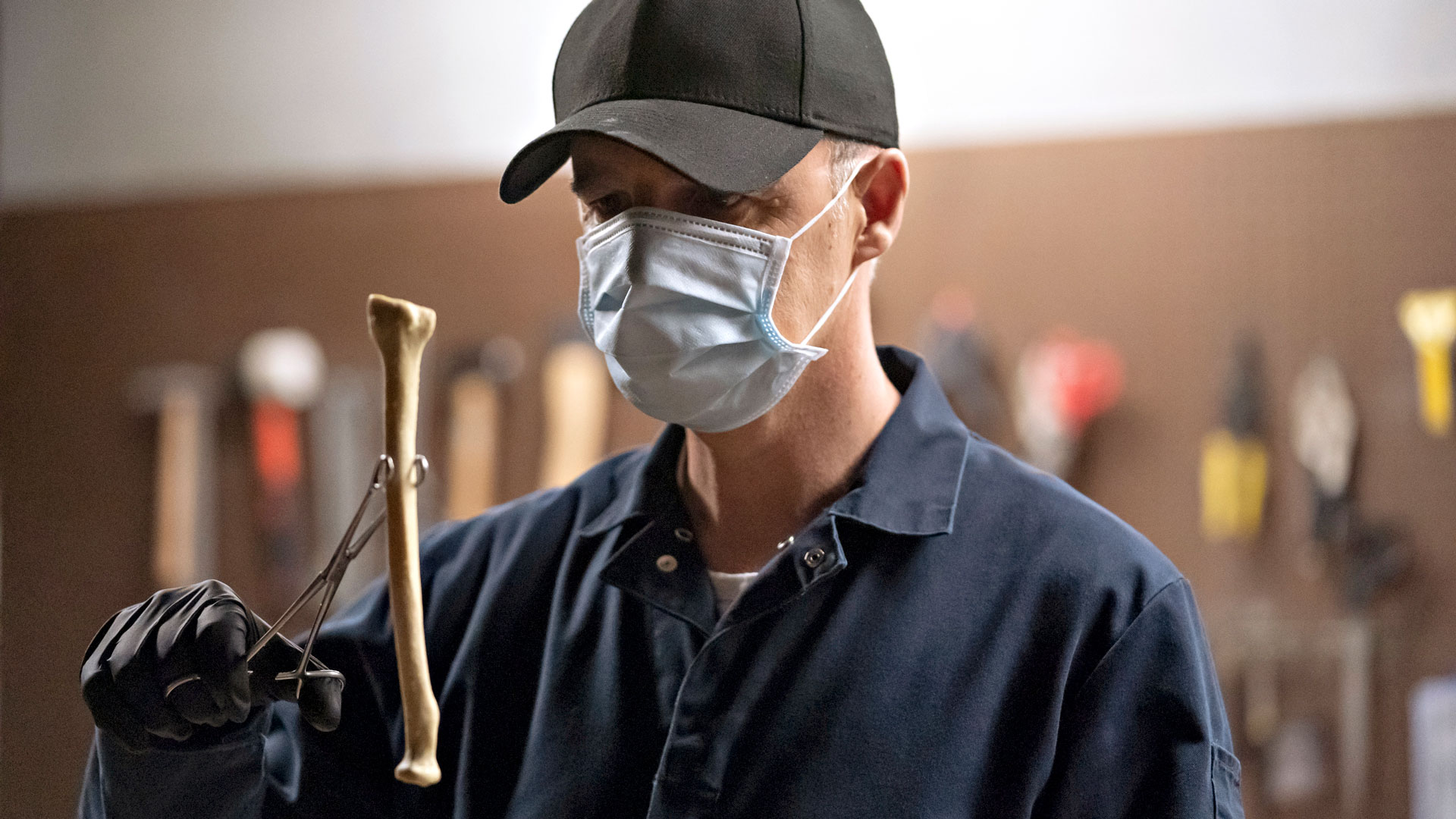 Watch Lincoln Rhyme: Hunt for the Bone Collector Episode: God Complex ...