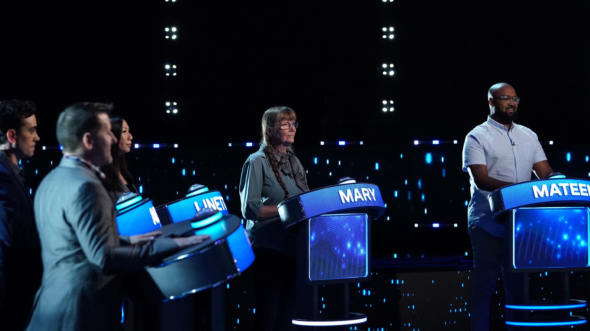 Watch Weakest Link Highlight: Jane Lynch Tests Contestants' Knowledge ...