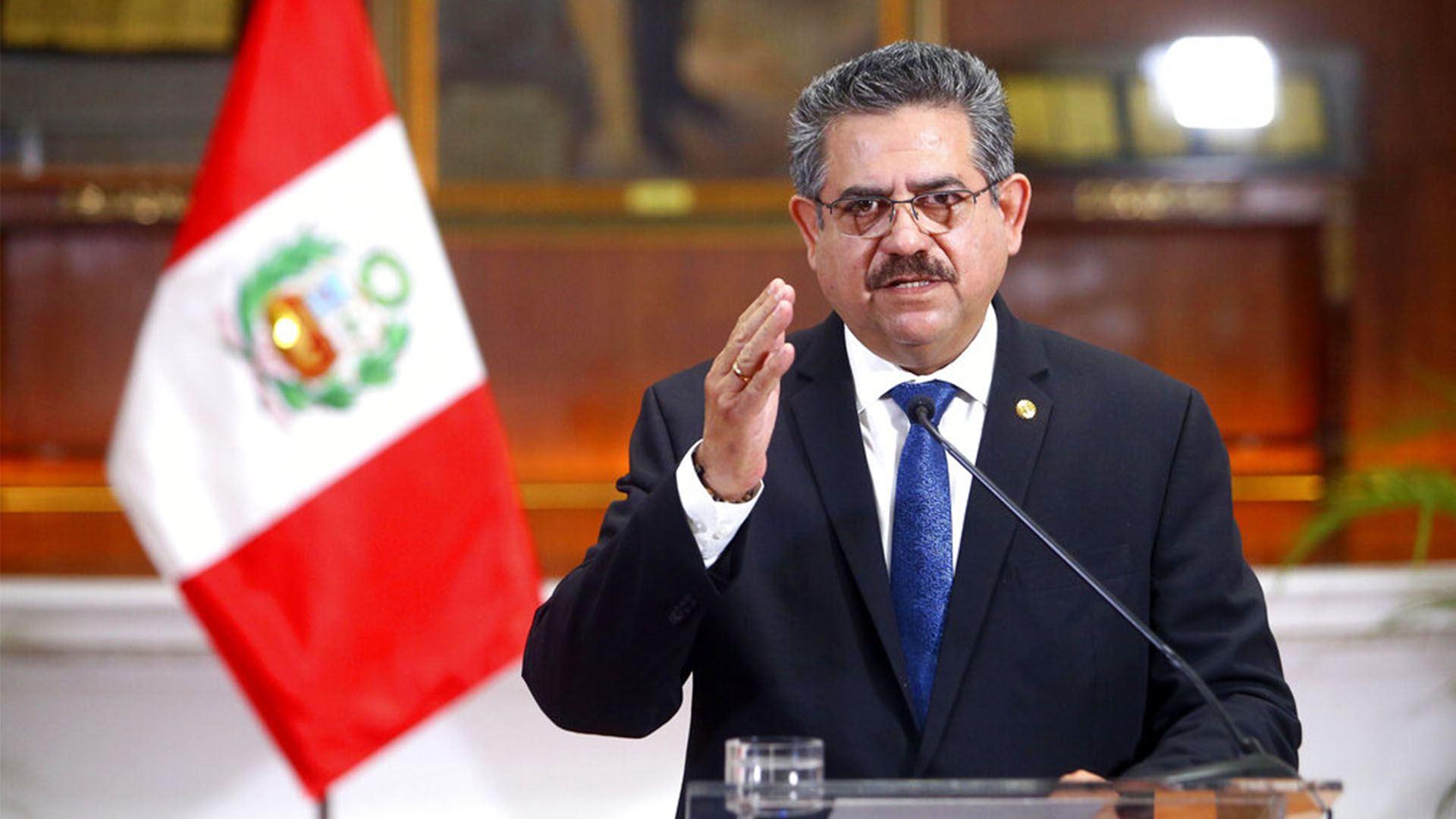 Watch Noticias Telemundo Highlight: Renuncia el presidente interino de ...