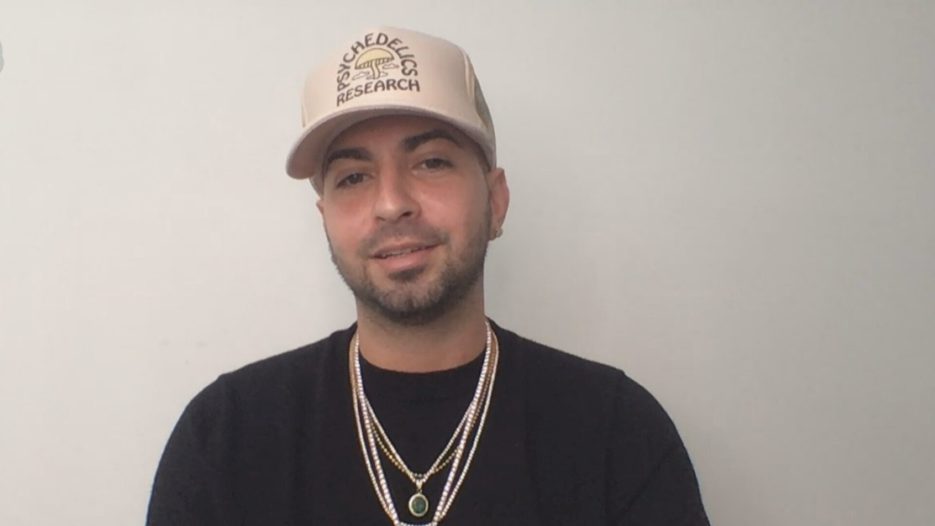 Watch En Casa con Telemundo Episode: Nuevo éxito de Justin Quiles - NBC.com