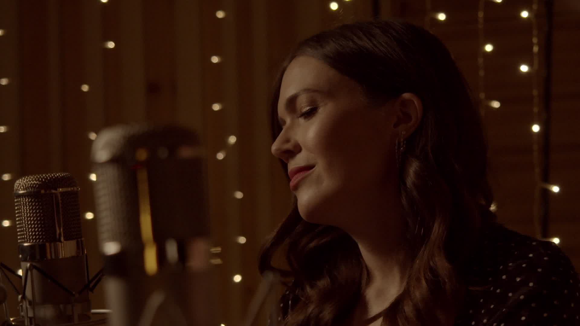 Watch The Tonight Show Starring Jimmy Fallon Highlight: Mandy Moore ...