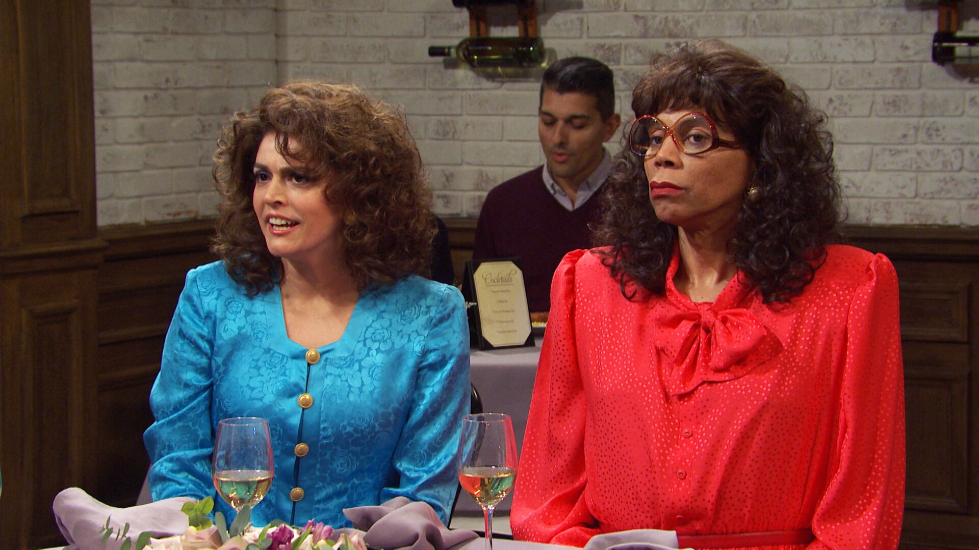 Watch Saturday Night Live Highlight: Check-Splitting - NBC.com