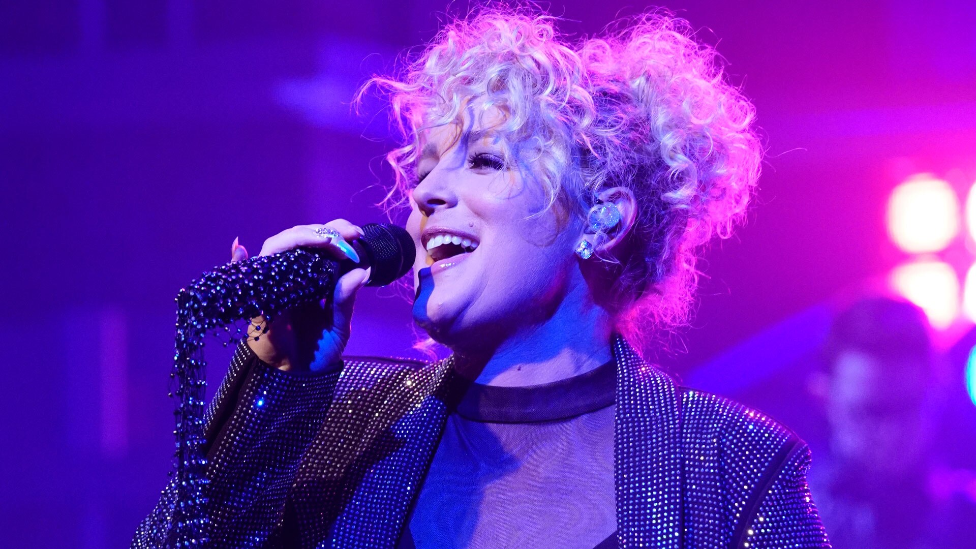 Watch Late Night with Seth Meyers Highlight: Cam: Till There's Nothing ...