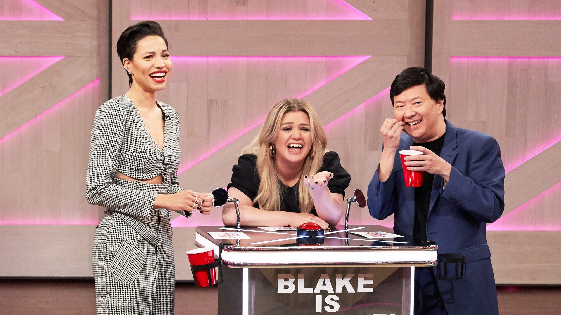 Watch The Kelly Clarkson Show - Official Website Highlight: Guess The ...