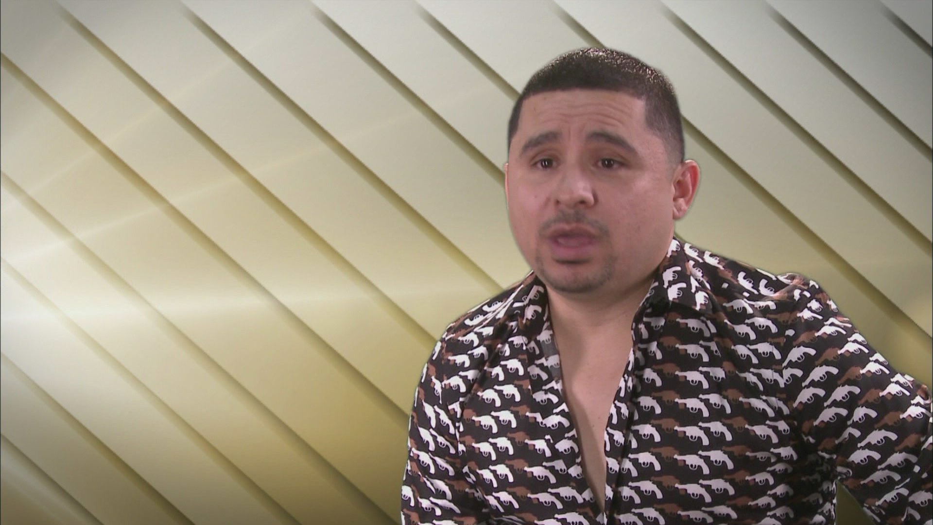 Watch Larrymania Episode: Larry, la Estrella - NBC.com