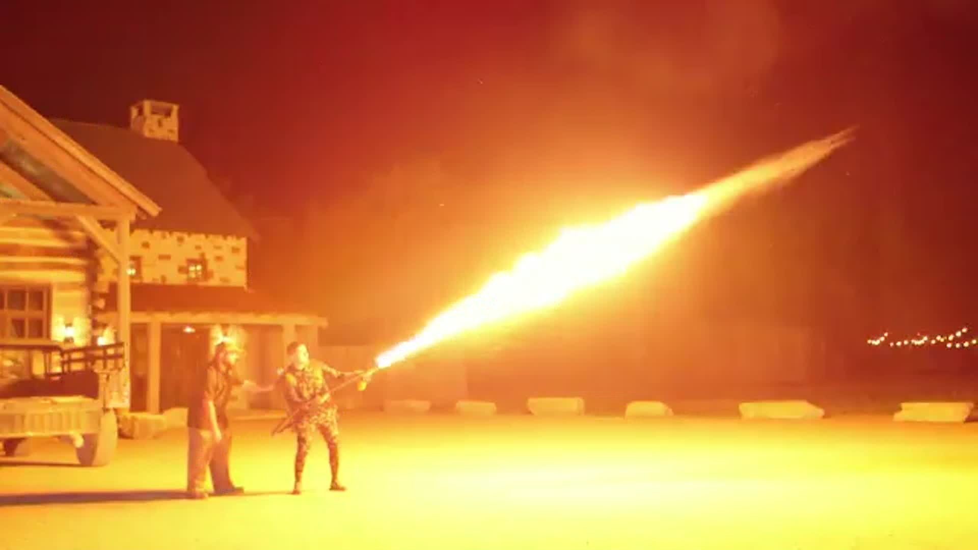 Watch Larrymania Highlight: ¡Una sorpresa ardiente! - NBC.com