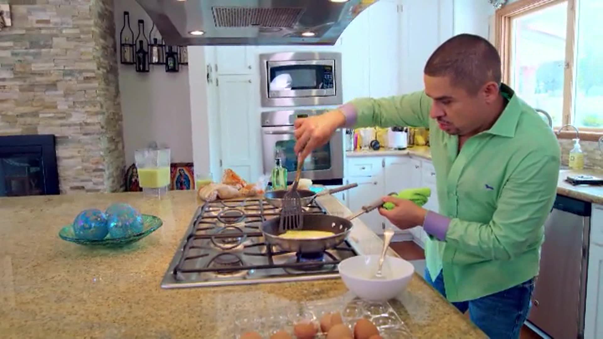 Watch Larrymania Highlight: Chef Larry - NBC.com