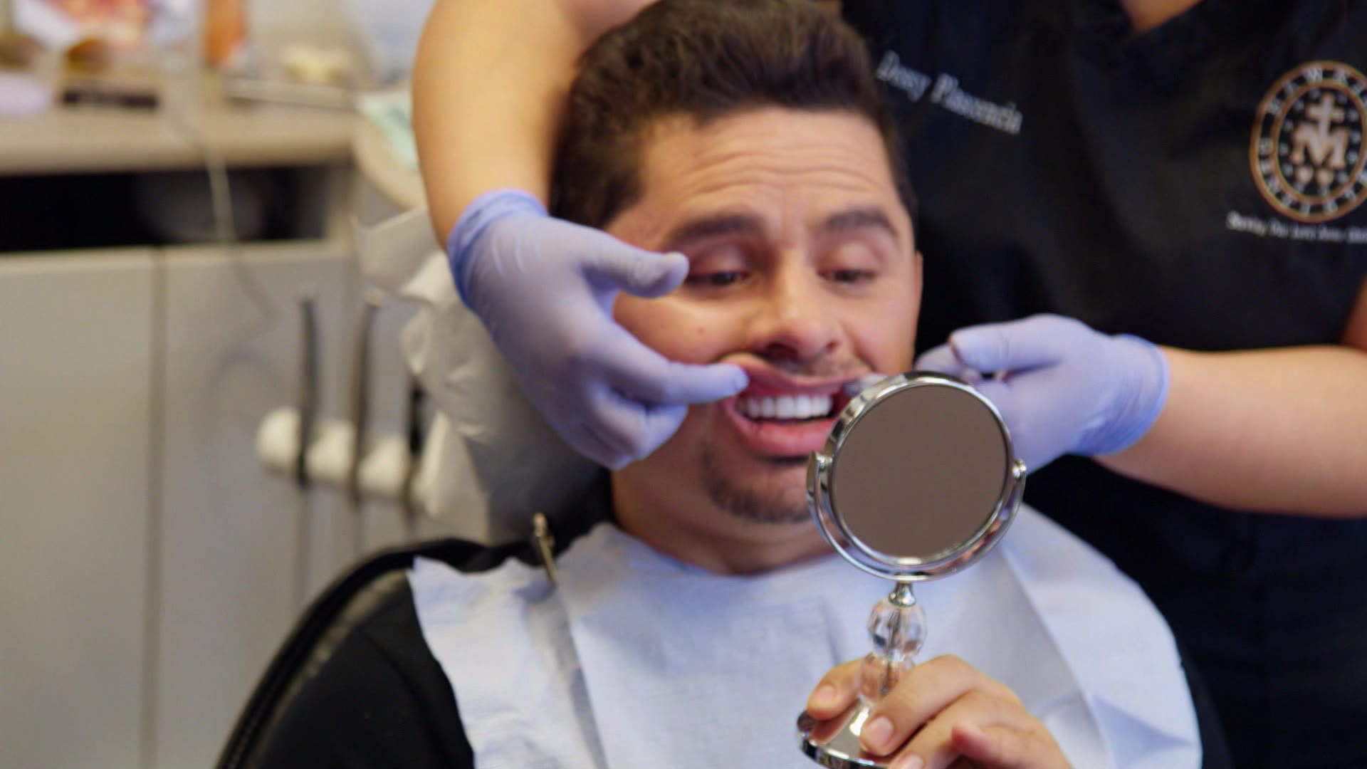 Watch Larrymania Highlight: La nueva sonrisa de Larry - NBC.com