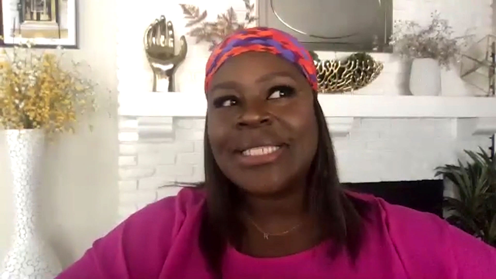 Watch Late Night with Seth Meyers Interview: Retta Calls Out The West ...