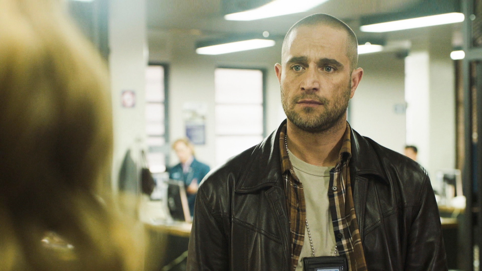 Watch Falco Episode: Falco empieza su nueva vida - NBC.com