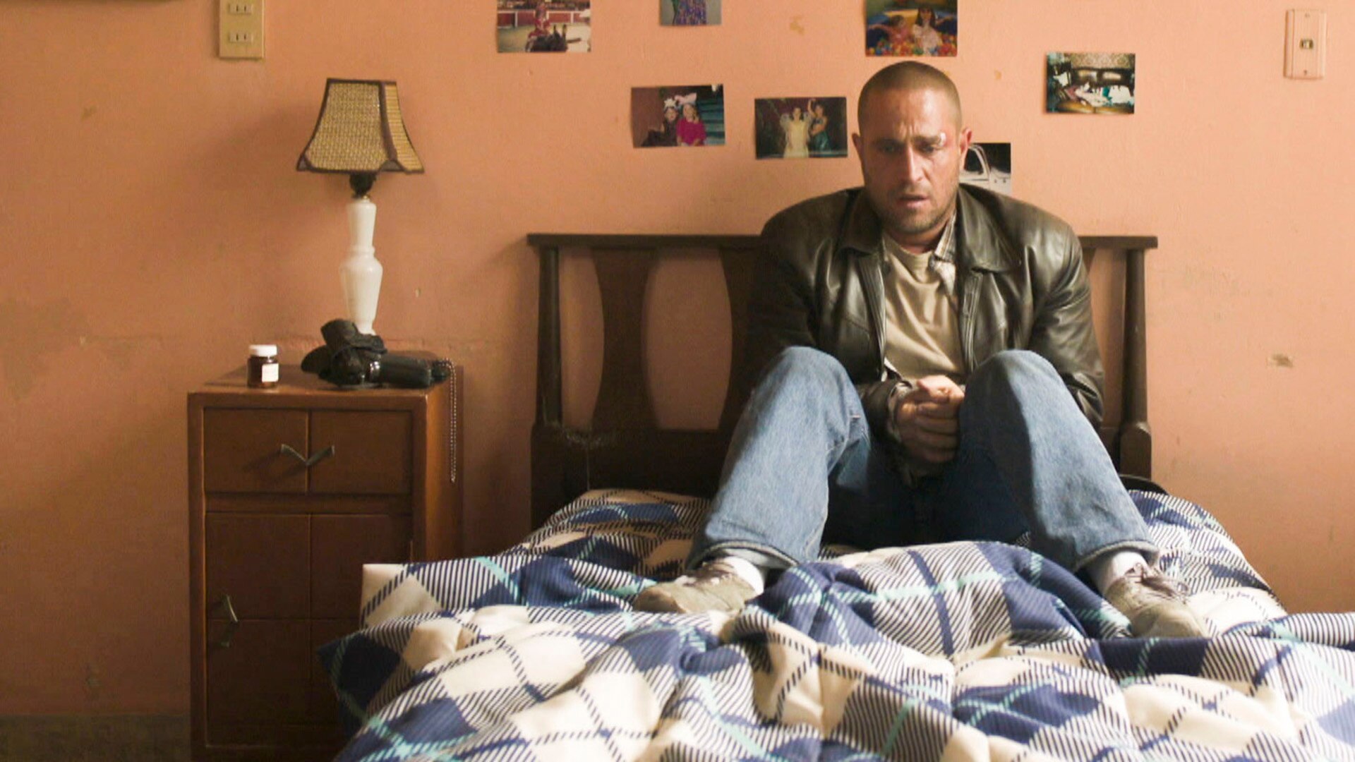 Watch Falco Episode: Falco atenta contra su vida - NBC.com