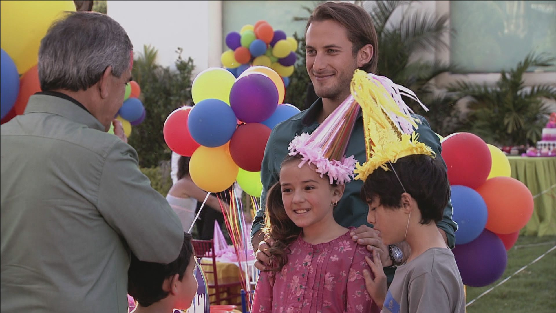 Watch La Impostora Episode: El gran negocio - NBC.com