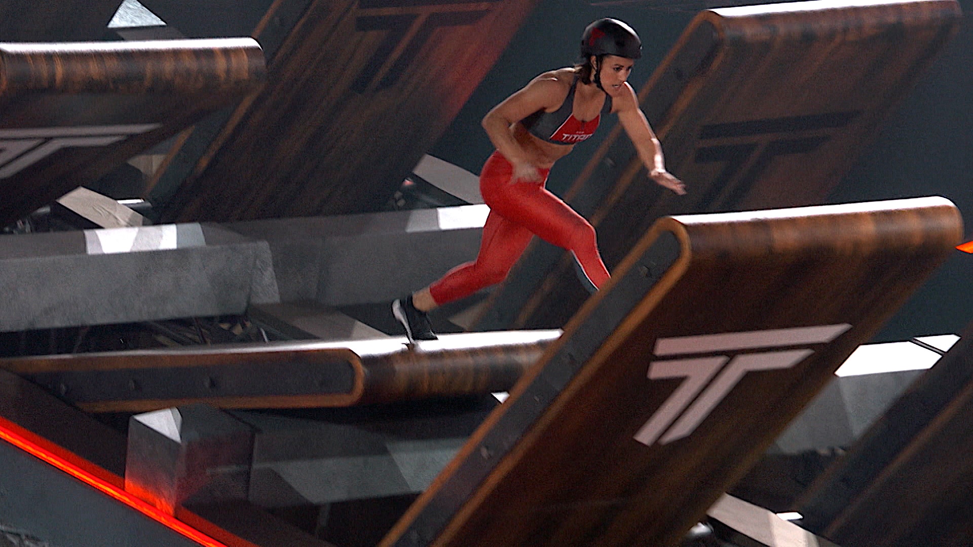 Watch The Titan Games Highlight: Mount Olympus: Titan Kelly Valdez vs ...