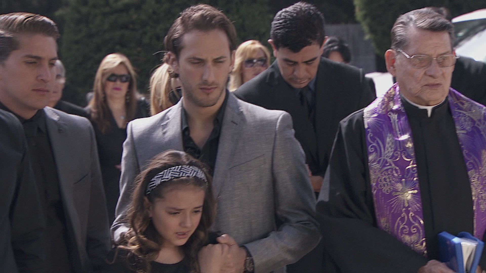 Watch La Impostora Episode: Ocultar el embarazo - NBC.com