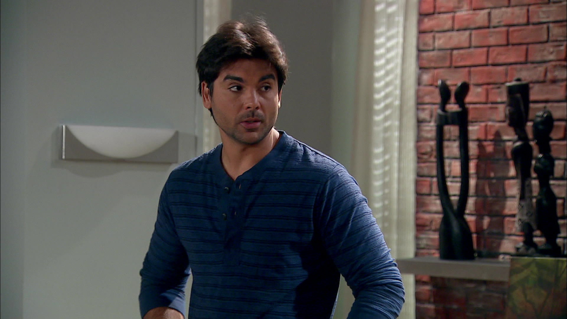 Watch Más Sabe el Diablo Episode: Planean infiltrar a Jimmy - NBC.com