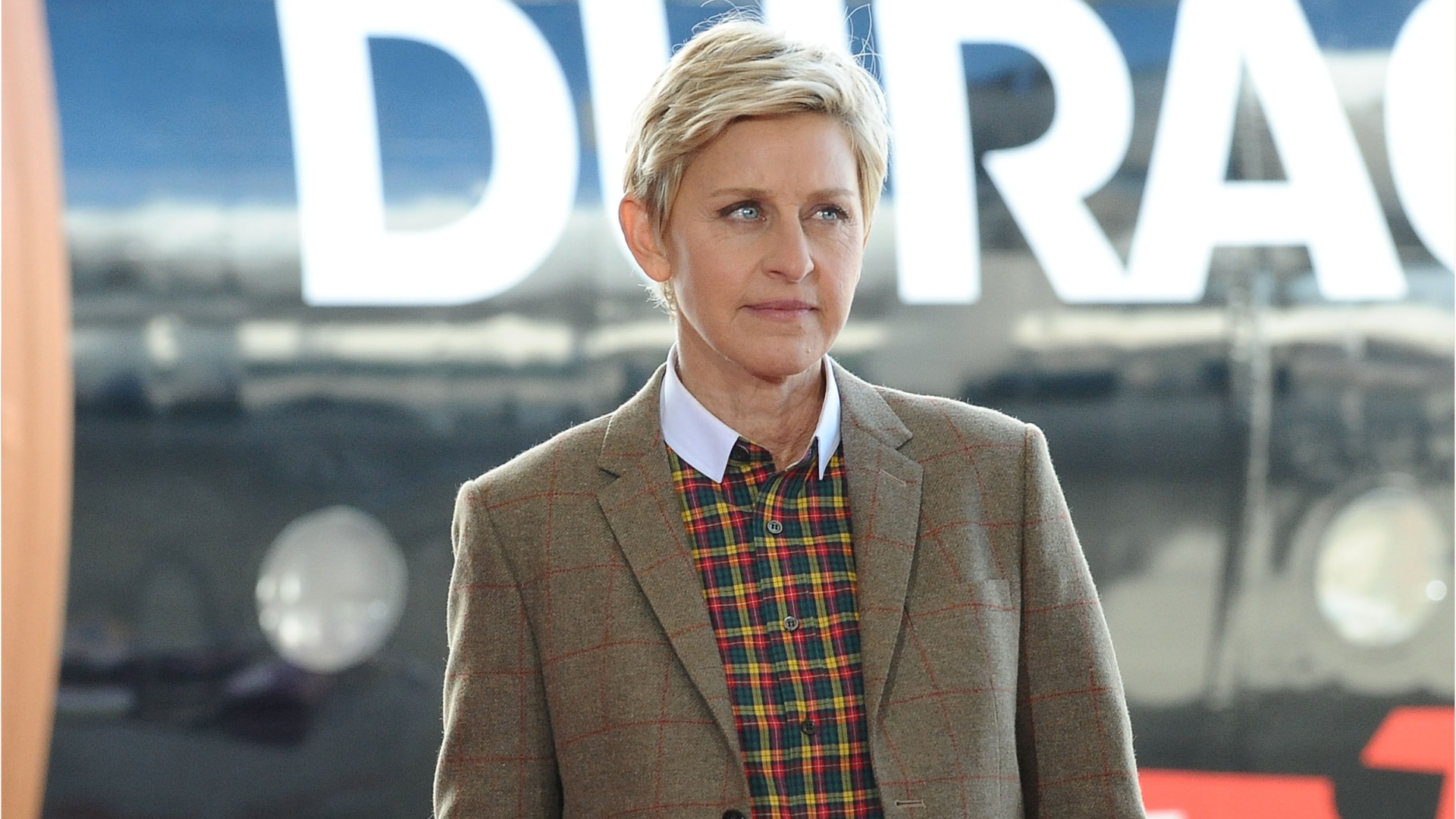 Watch Daily Pop Episode: Daily Pop 7/17 - NBC.com