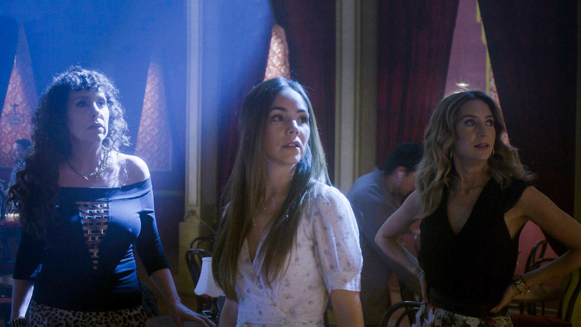 Watch Falsa Identidad Episode: Isabel hace todo por su hija - NBC.com