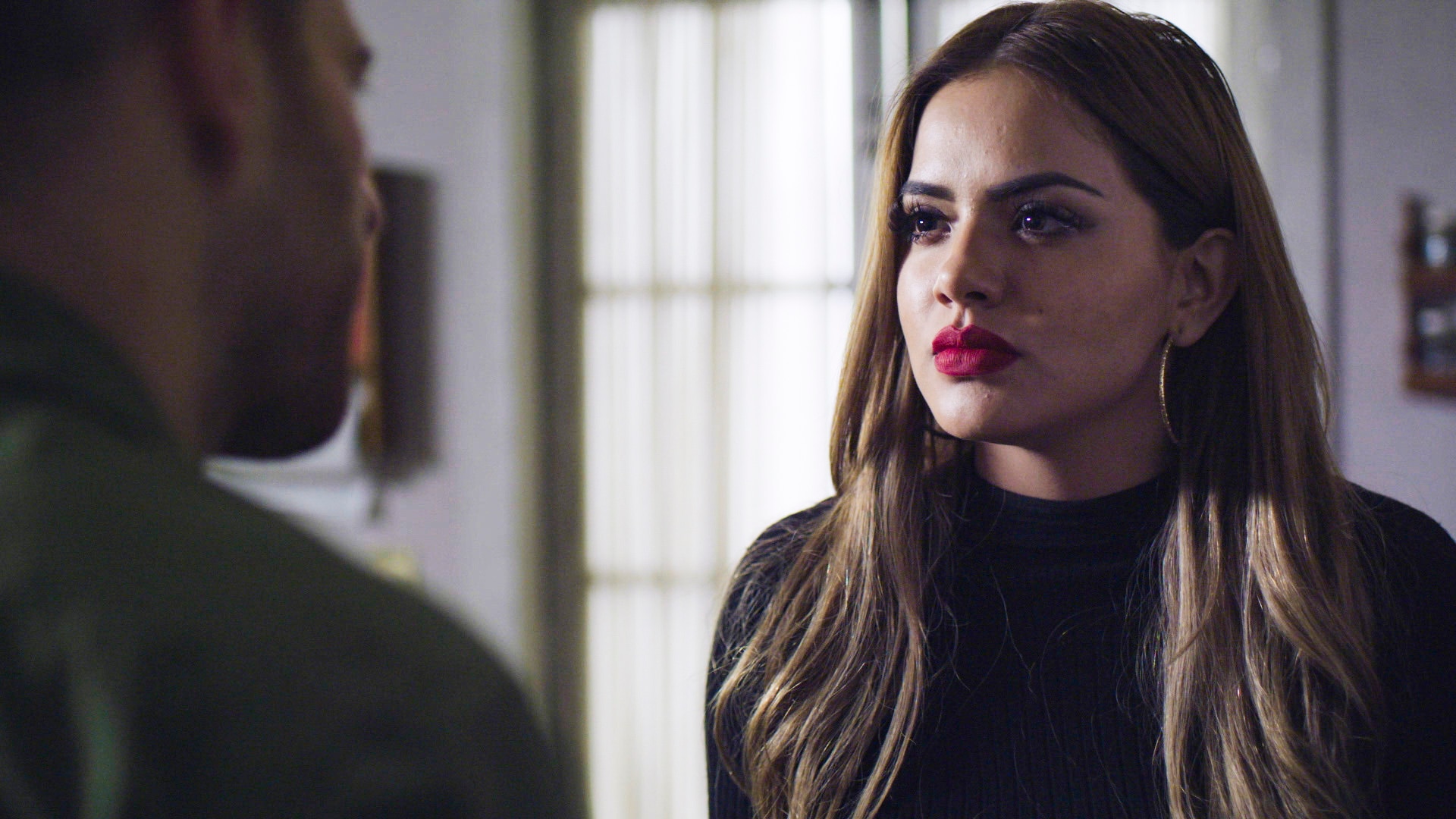 Watch Falsa Identidad Episode: Circe queda en evidencia - NBC.com