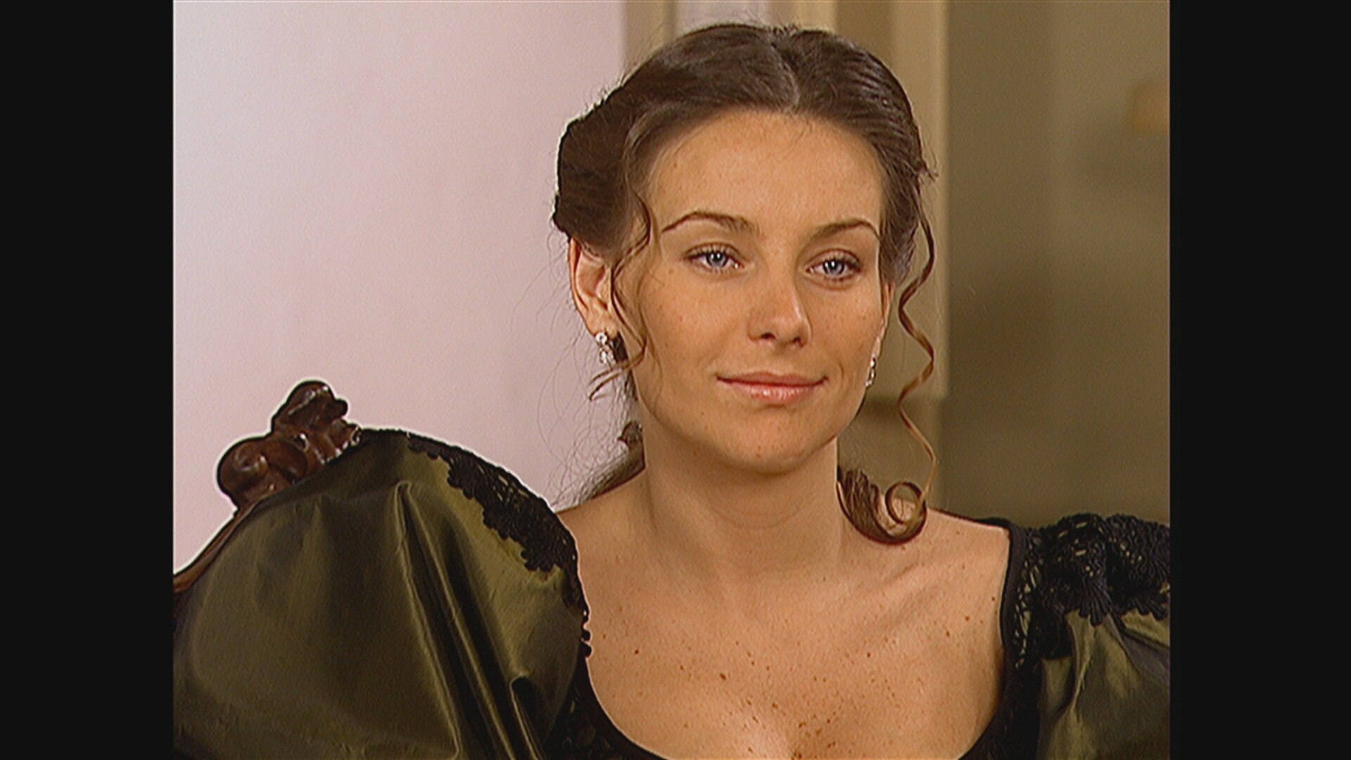 Watch Los Plateados Episode: La suerte de Luciana - NBC.com