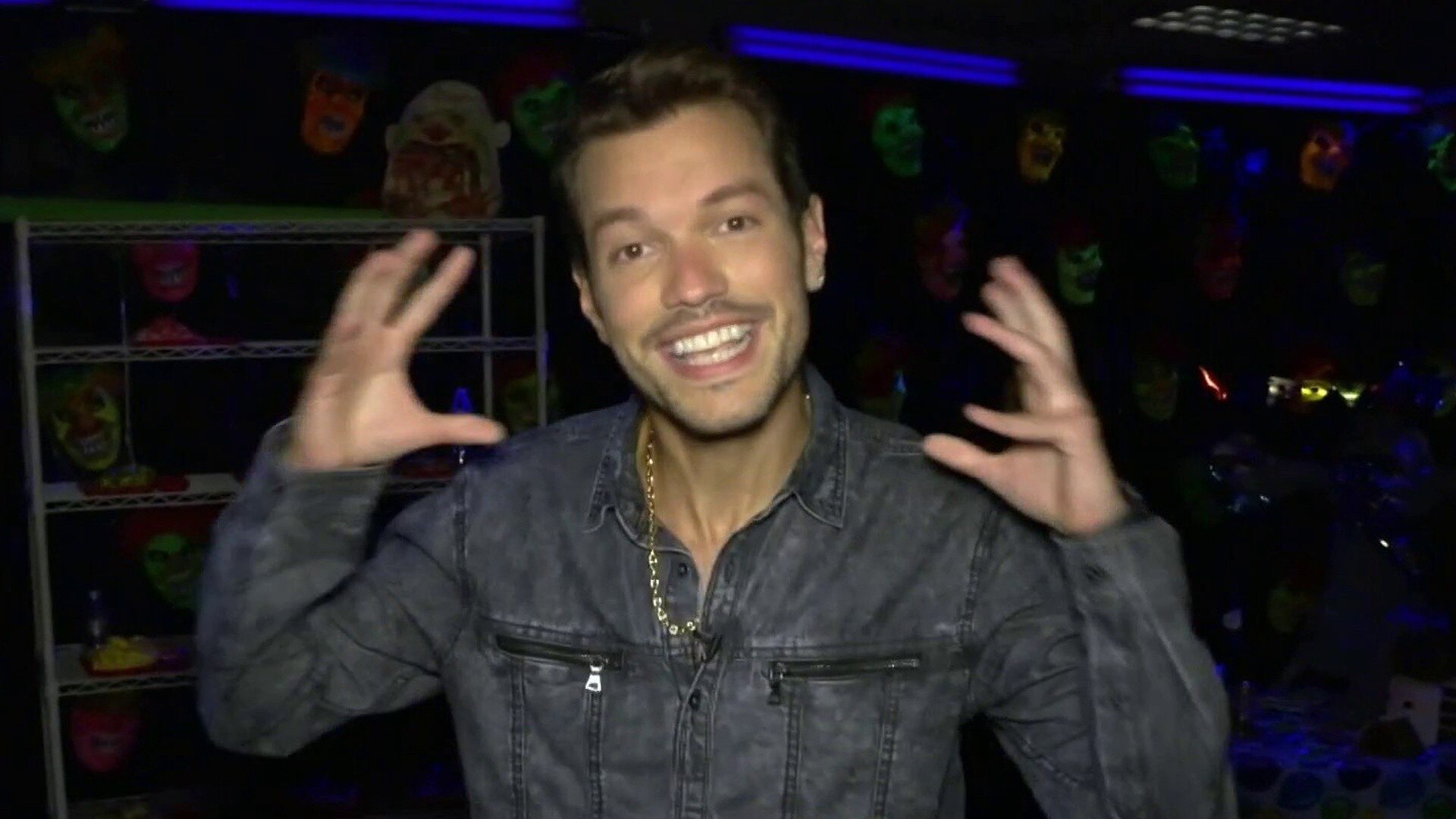 Watch En Casa con Telemundo Highlight: Freddy Lomelí vive una ...