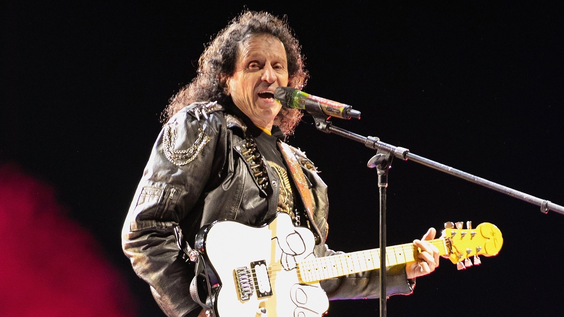 Watch Hoy Día Highlight: Alex Lora asegura que el mejor regalo de sus ...