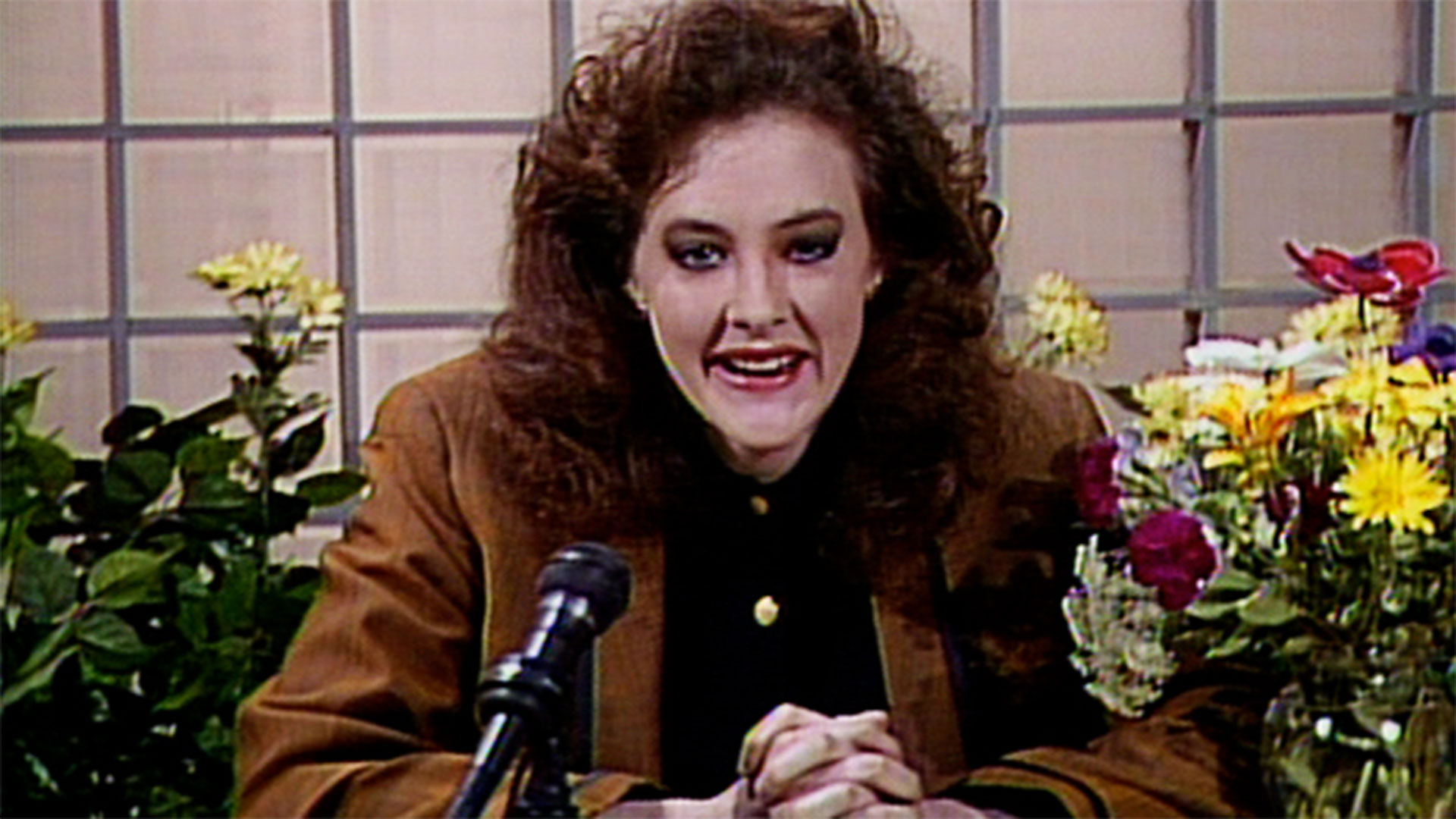 Watch Saturday Night Live Highlight: Midday with Jennifer Hicks: Bond ...