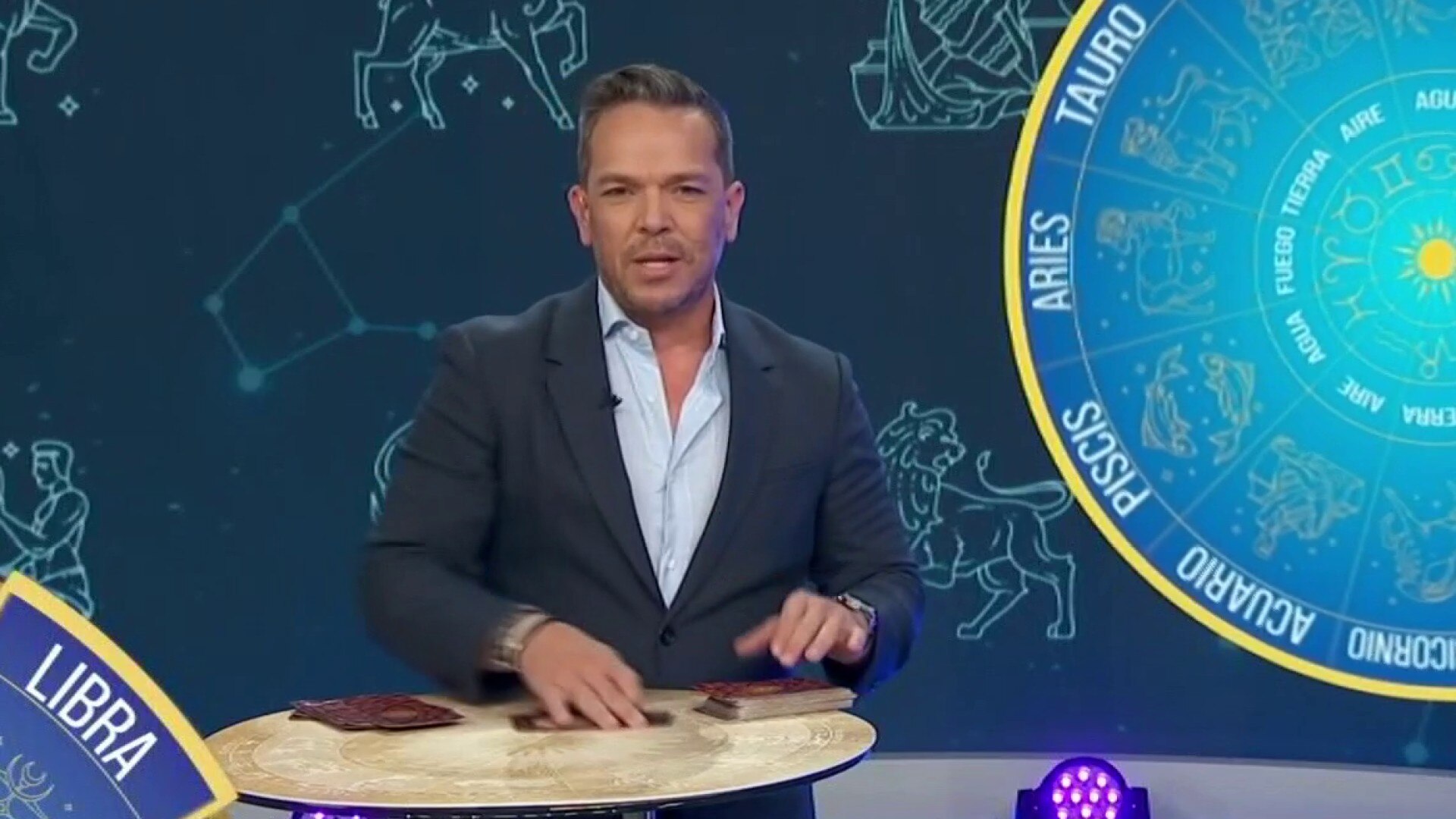 Watch En Casa con Telemundo Highlight: Javis Predice nos da las mejores ...