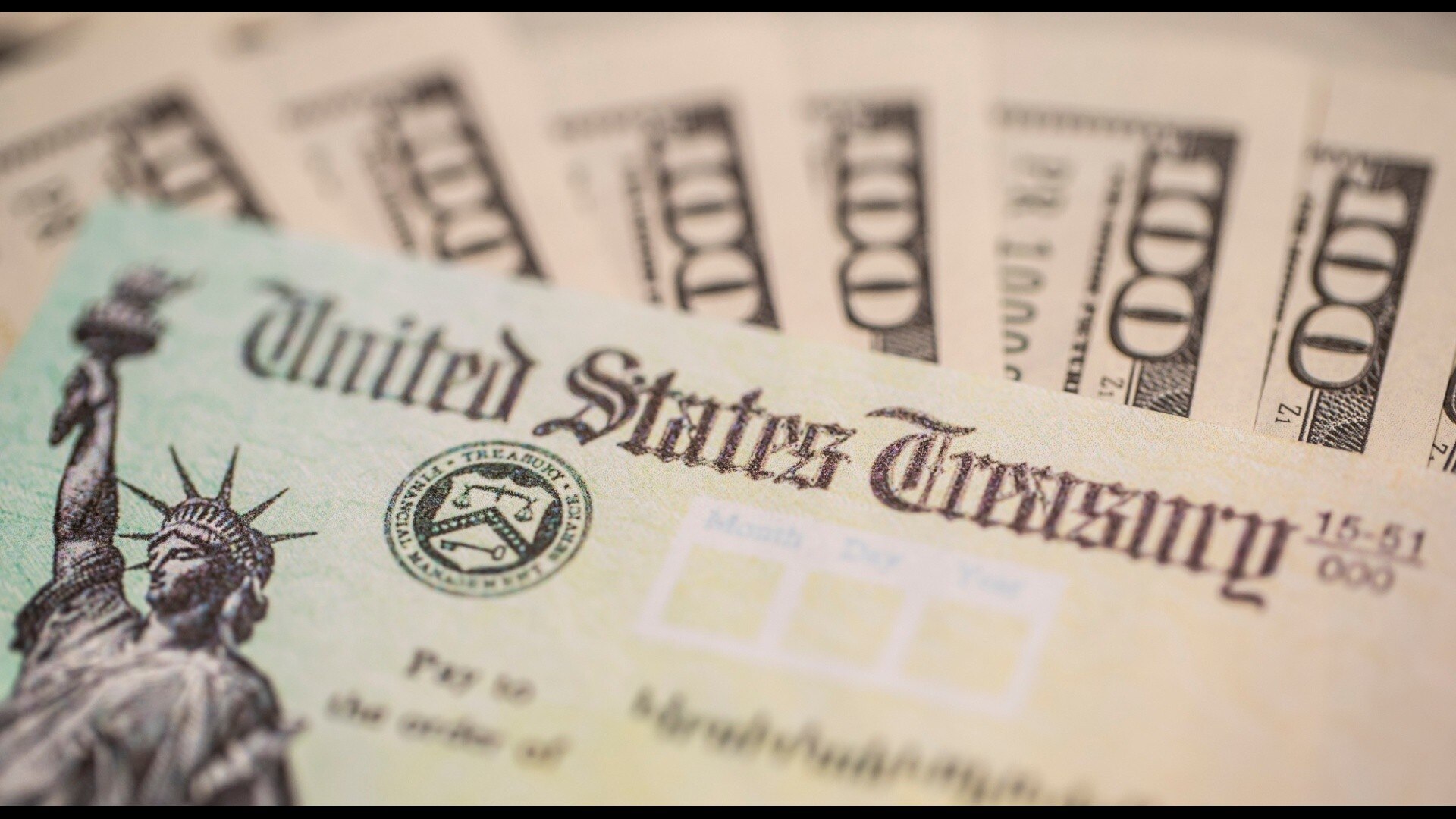 Watch Al Rojo Vivo Highlight: Familias necesitadas recibirán un cheque ...