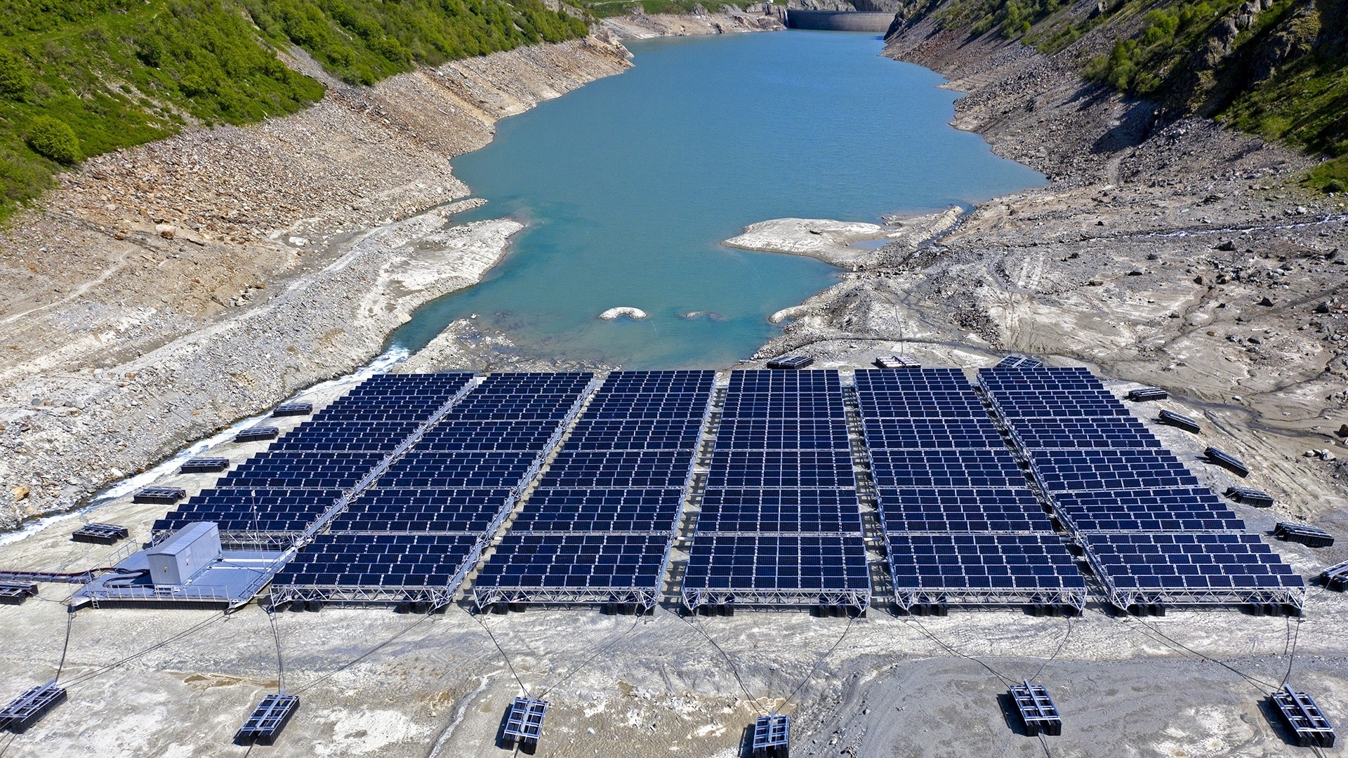Watch Hoy Día Highlight: Así es la primera planta solar flotante a gran ...