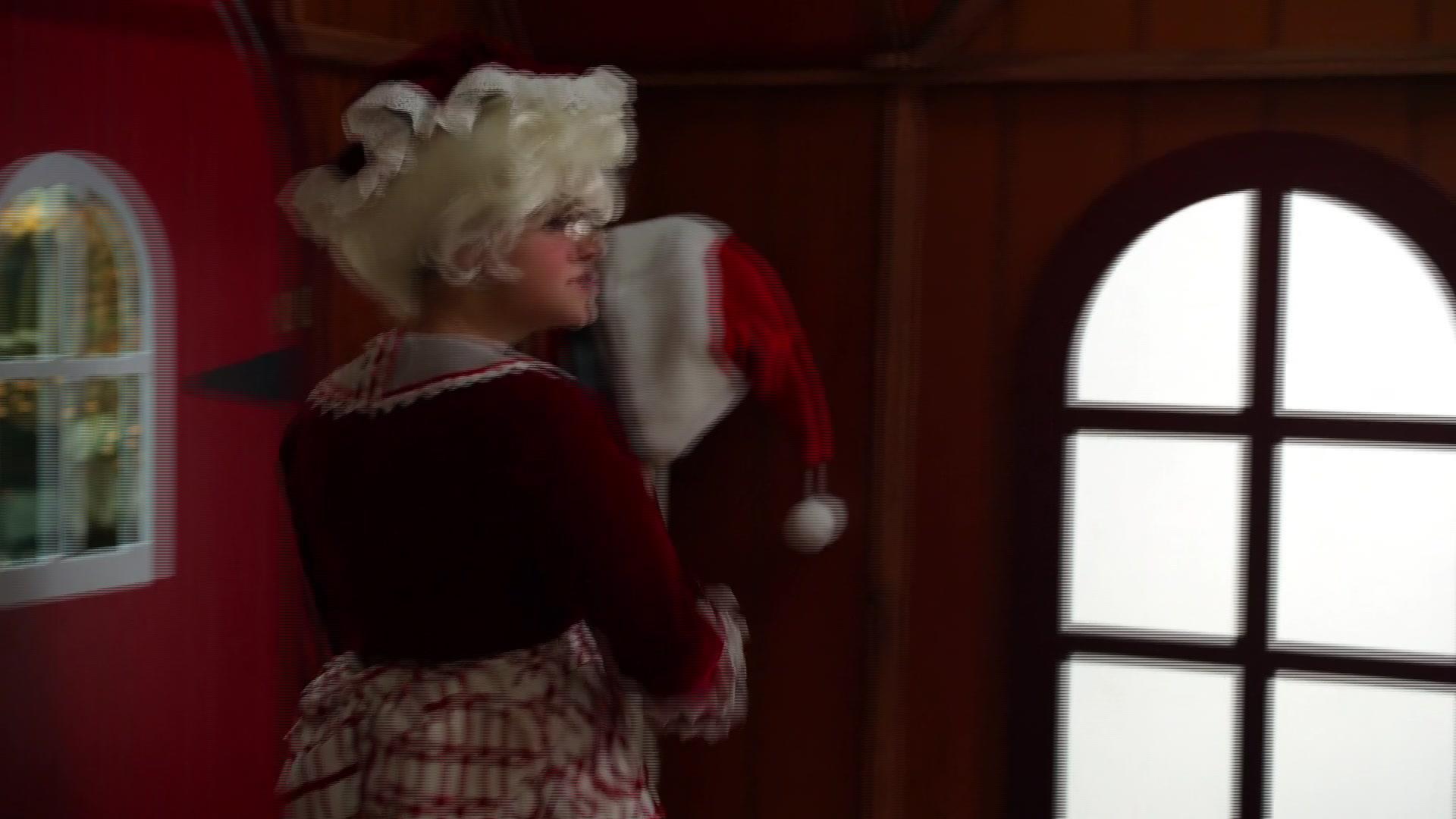 Watch Modern Family Episode: The Old Man & the Tree - NBC.com