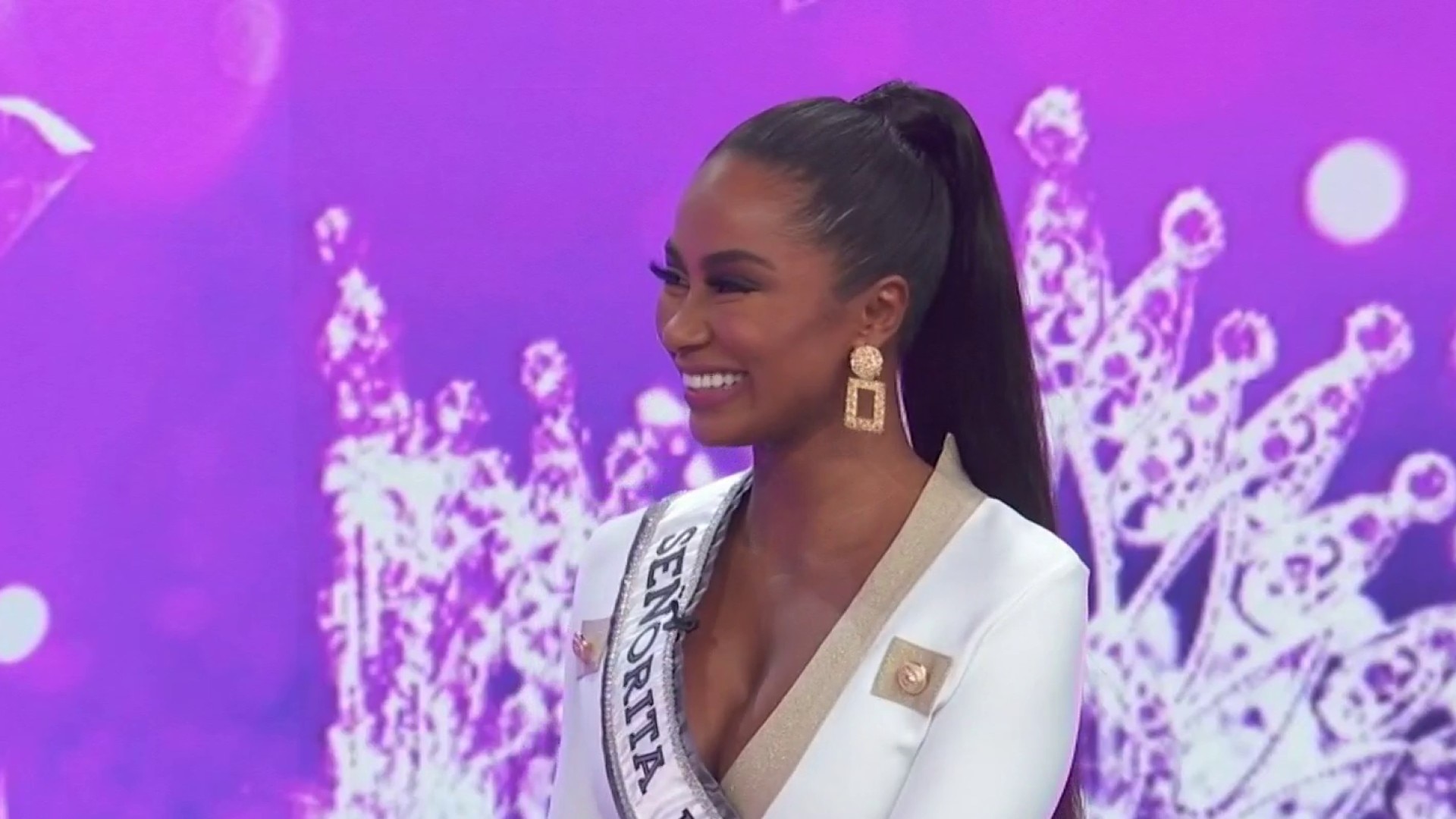 Watch Hoy Día Highlight: Conoce a Brenda Smith, la estadounidense que ...