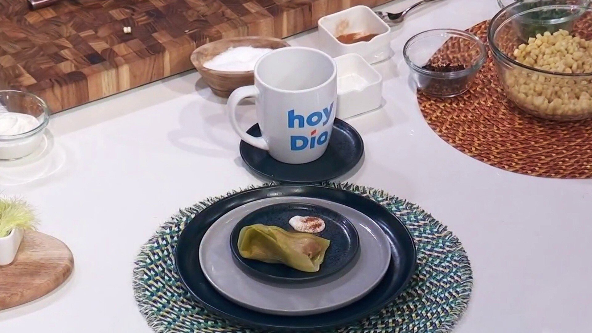 Watch Hoy Día Highlight: Deliciosa receta para preparar tamales de ...