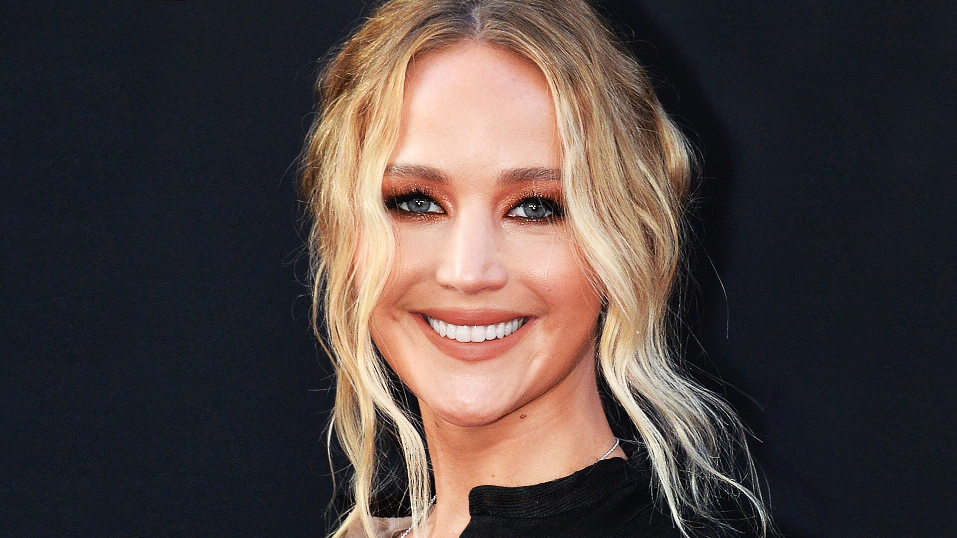 Watch Daily Pop Episode: Daily Pop 11/23 - NBC.com