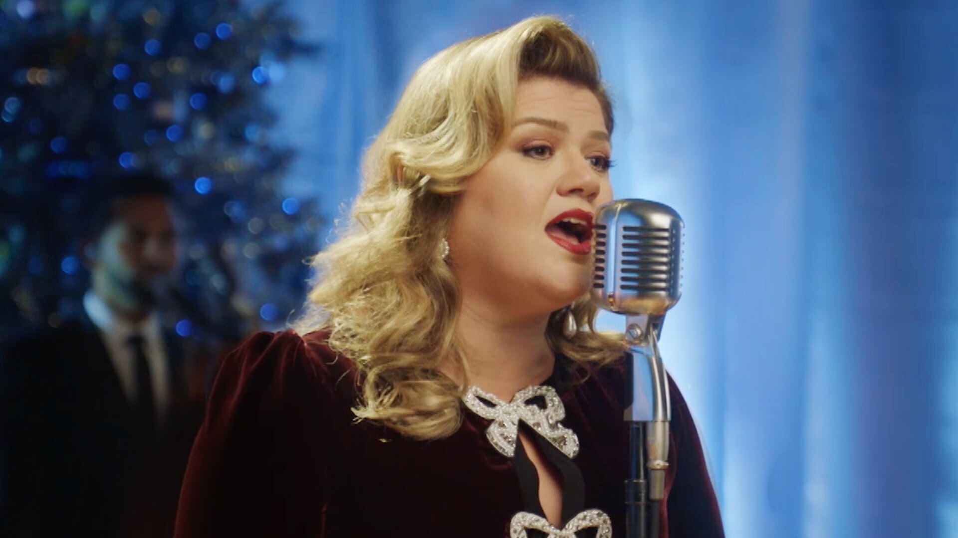 Watch The Tonight Show Starring Jimmy Fallon Highlight: Kelly Clarkson ...