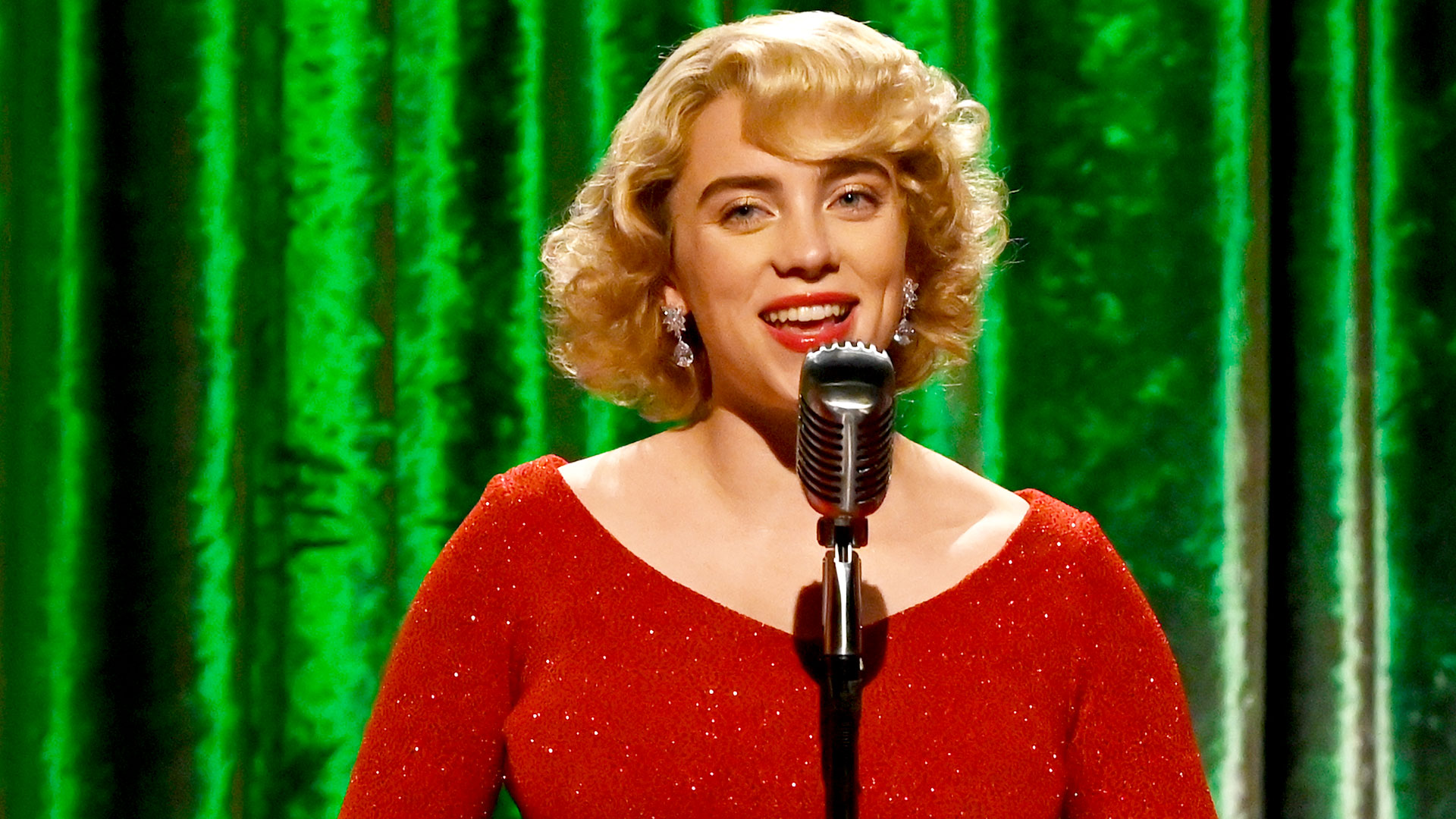 Watch Saturday Night Live Highlight: Santa Song - NBC.com