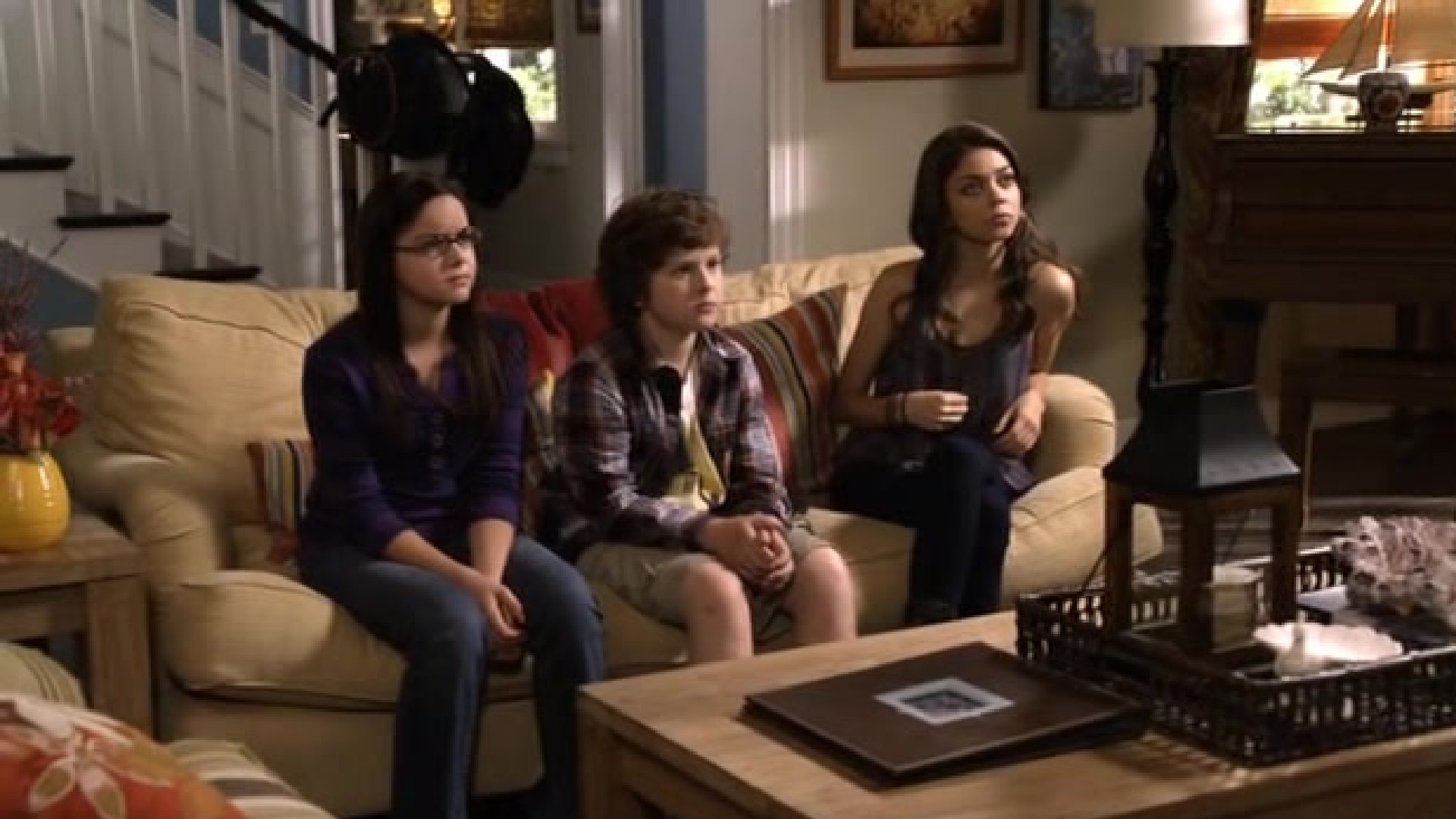 Watch Modern Family Episode: Unplugged - NBC.com